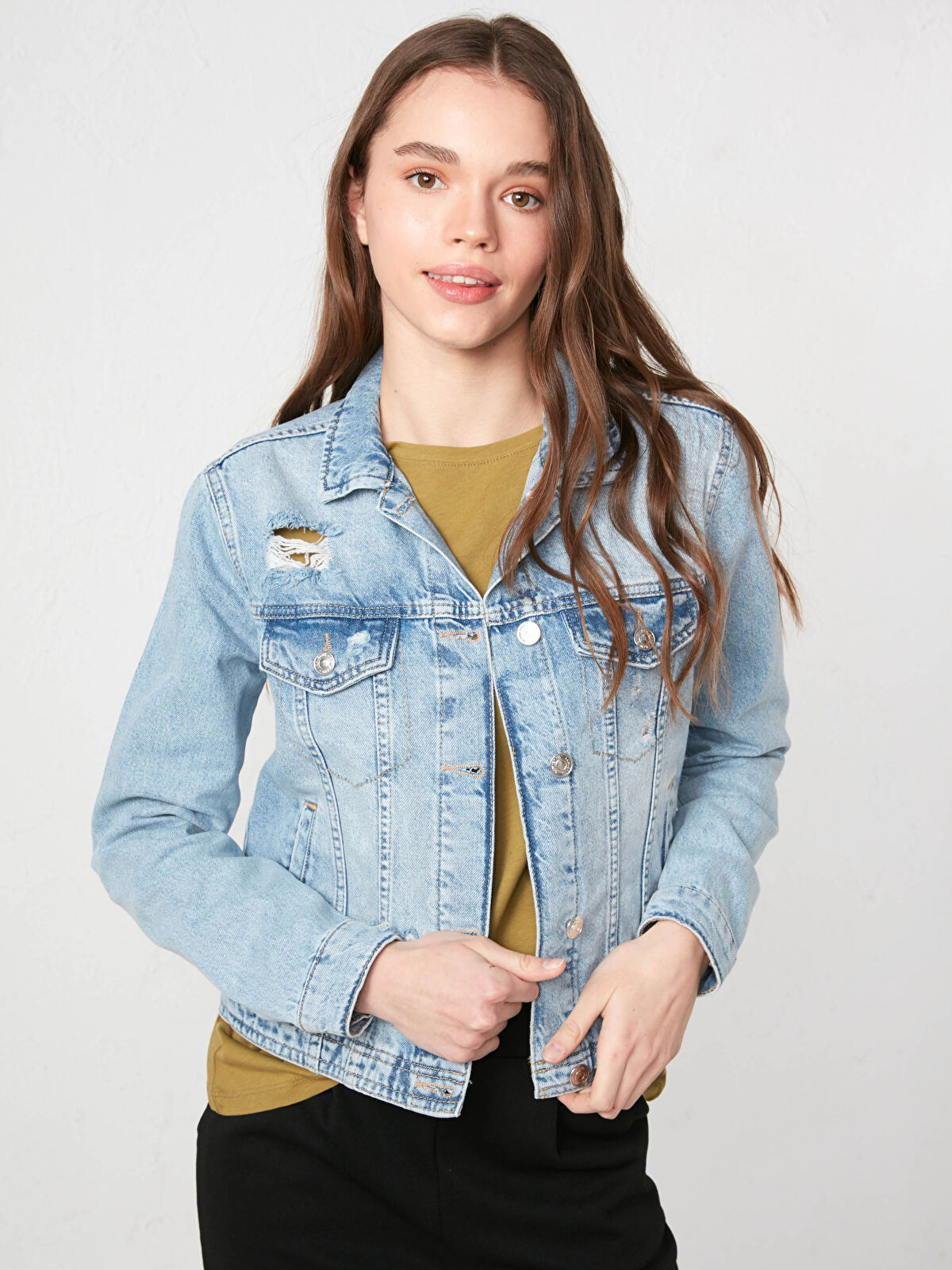 Gömlek Yaka Cep Detaylı Uzun Kollu Kadın Rodeo Jean Ceket