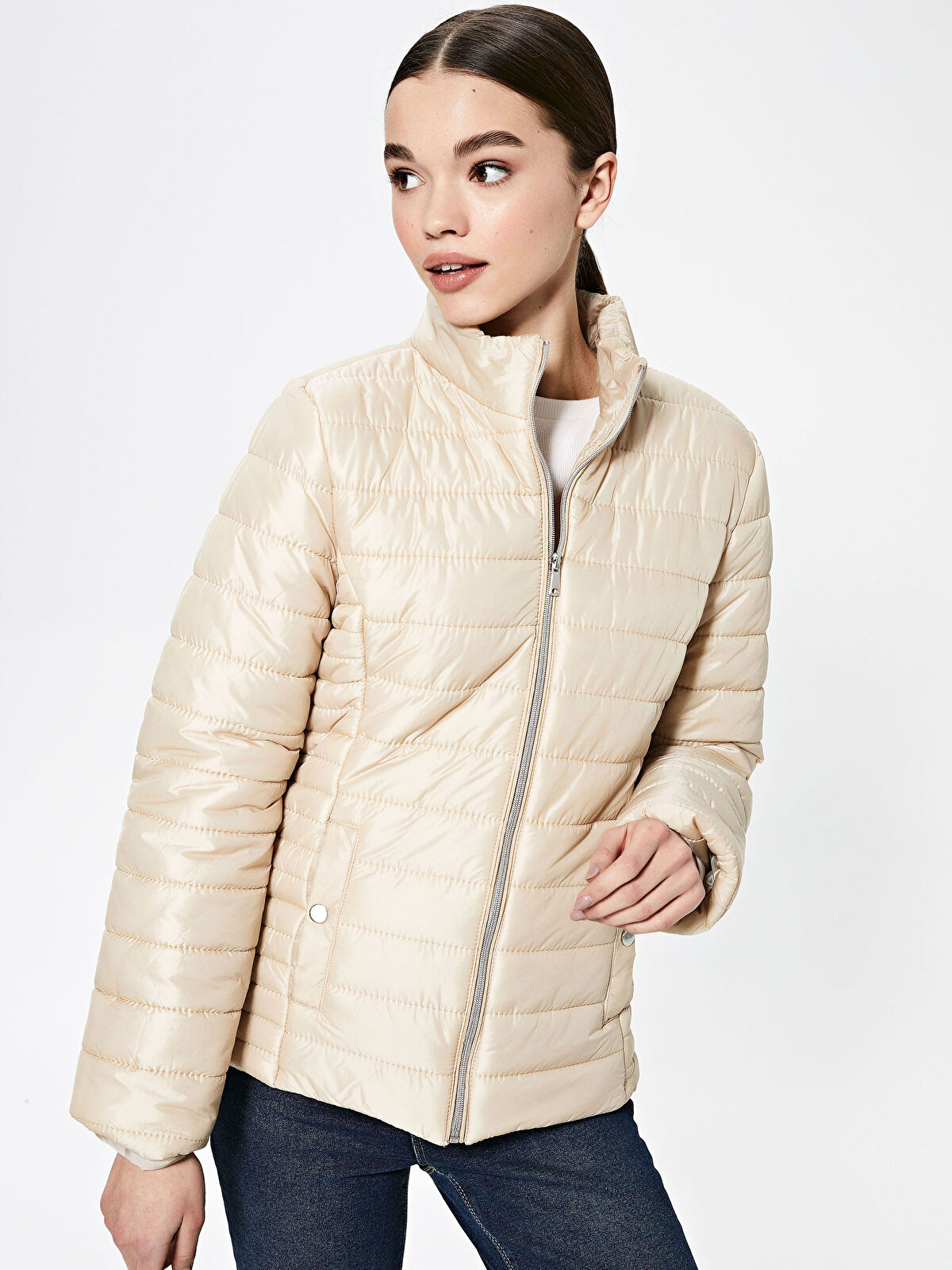 LCW CLASSIC Dik Yaka Fermuarlı Uzun Kollu Kadın Şişme Mont