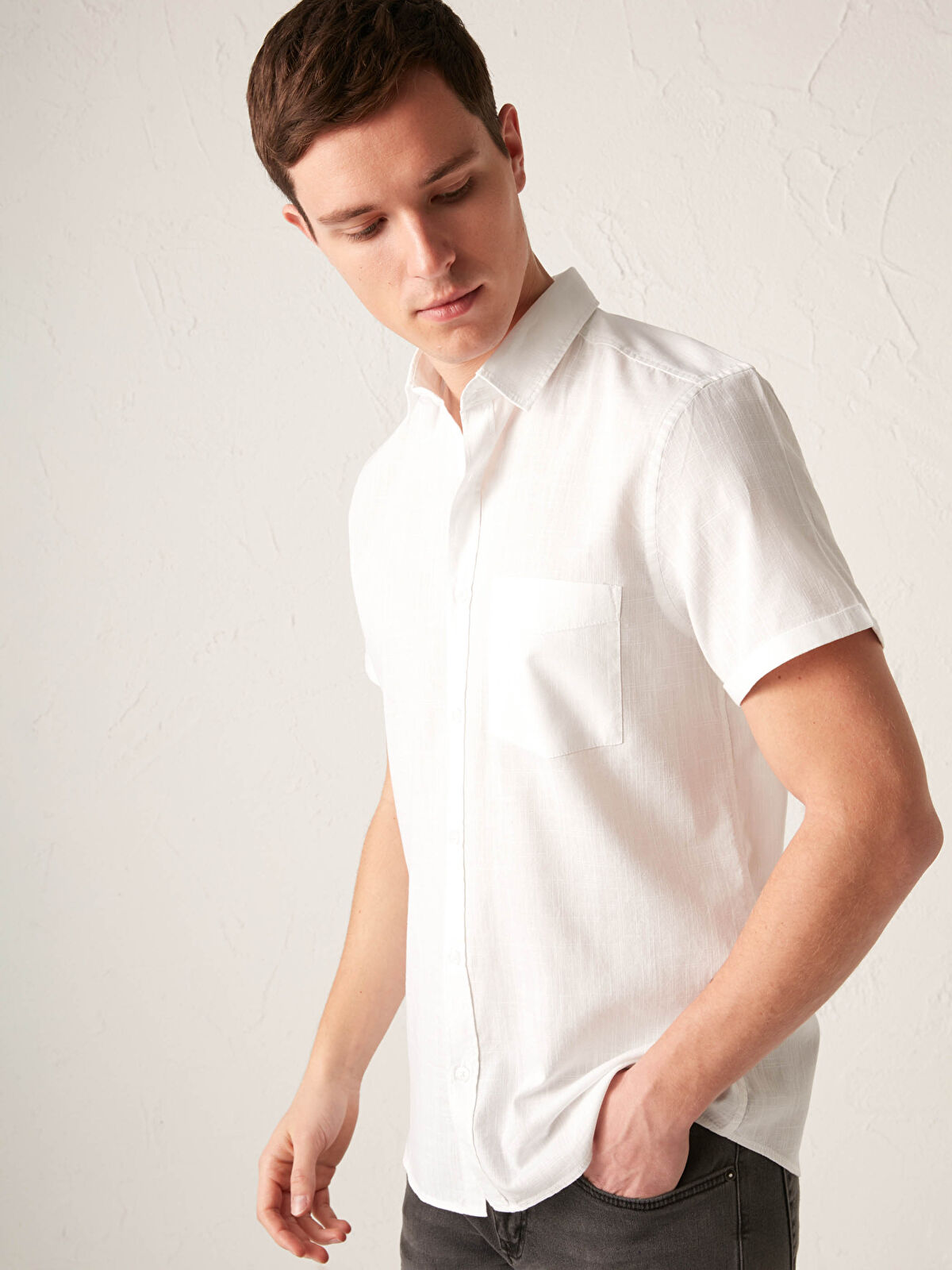 LCW CASUAL Ekstra Dar Kalıp Kısa Kollu Poplin Gömlek LCW CASUAL Ekstra Dar Kalıp Kısa Kollu Poplin Gömlek