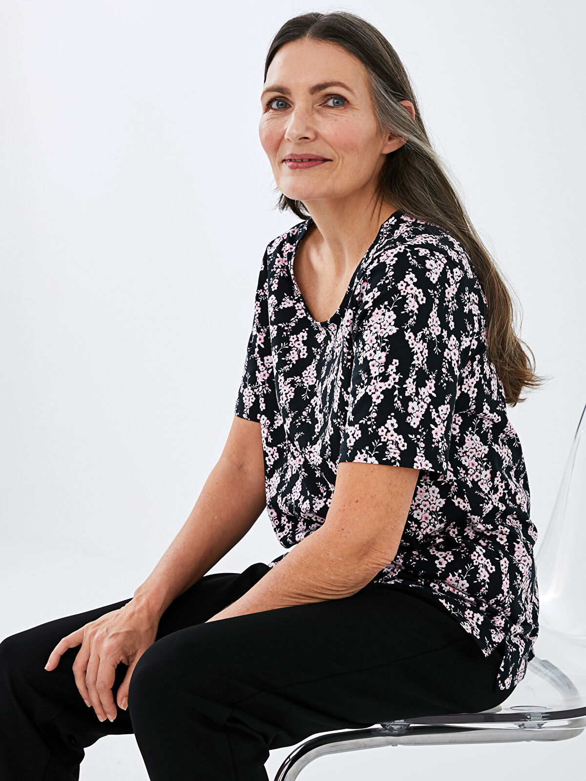 LCW GRACE Bisiklet Yaka Çiçek Baskılı Kısa Kollu Pamuklu Kadın Tişört LCW GRACE Bisiklet Yaka Çiçek Baskılı Kısa Kollu Pamuklu Kadın Tişört