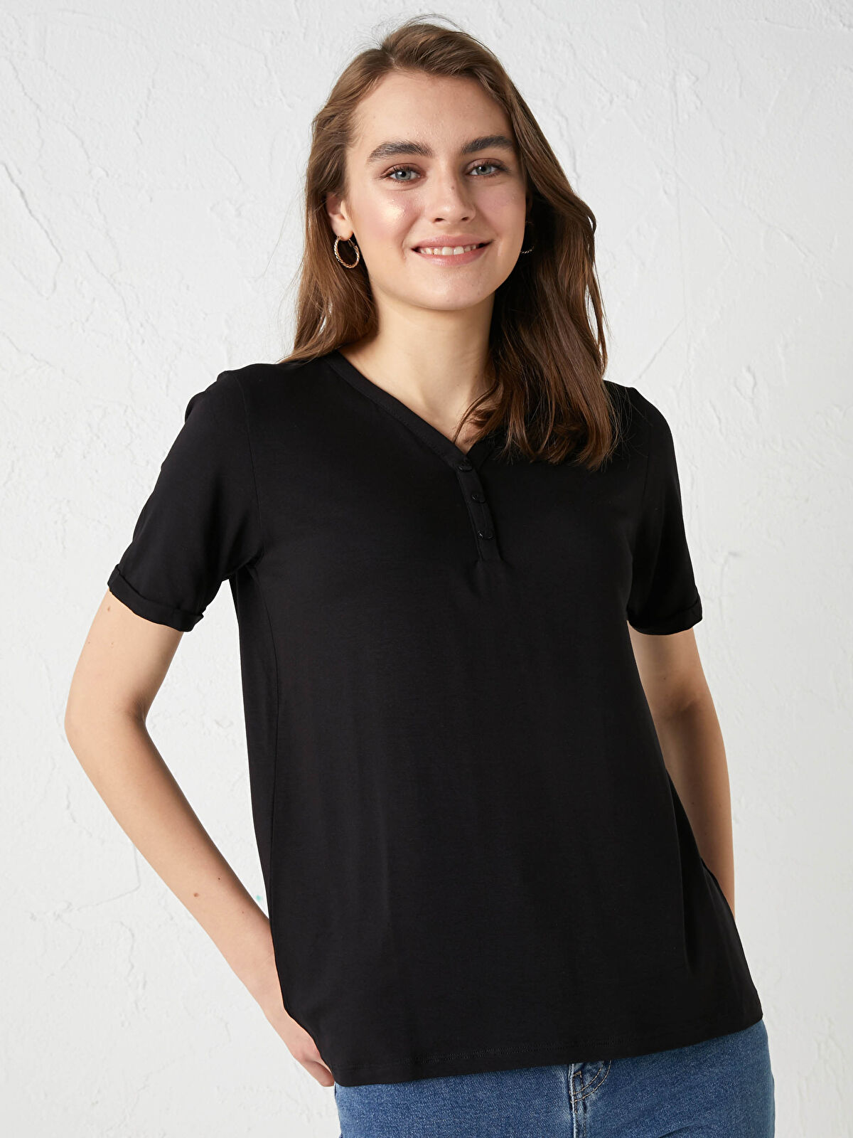 LCW GRACE V Yaka Düz Düğme Detaylı Kısa Kollu Kadın Bluz