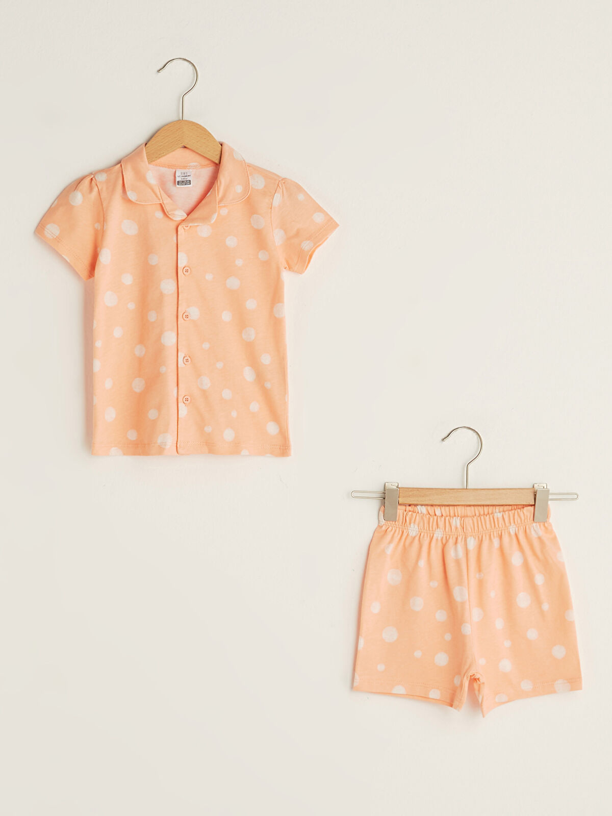 Gömlek Yaka Kısa Kollu Puantiye Desenli Kız Bebek Pijama Takımı