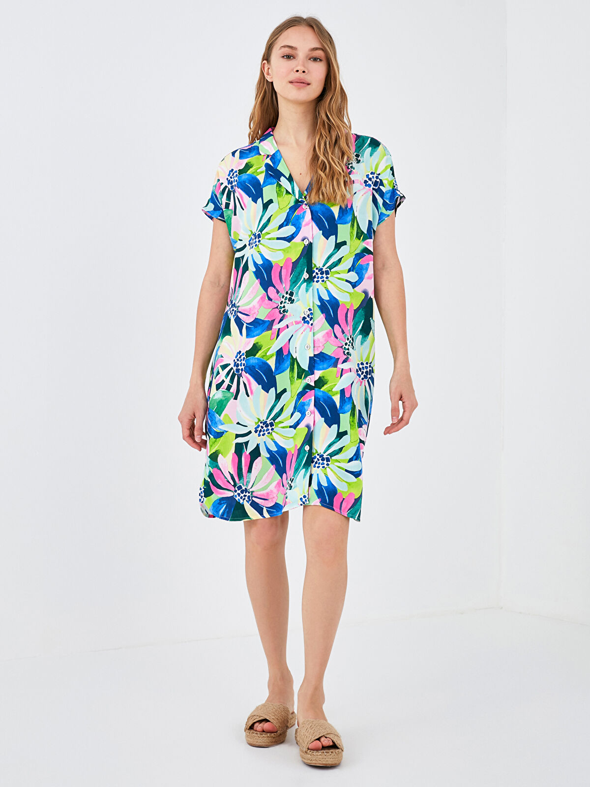 LCW DREAM Gömlek Yaka Desenli Kısa Kollu Vual Kumaş Kadın Plaj Elbisesi