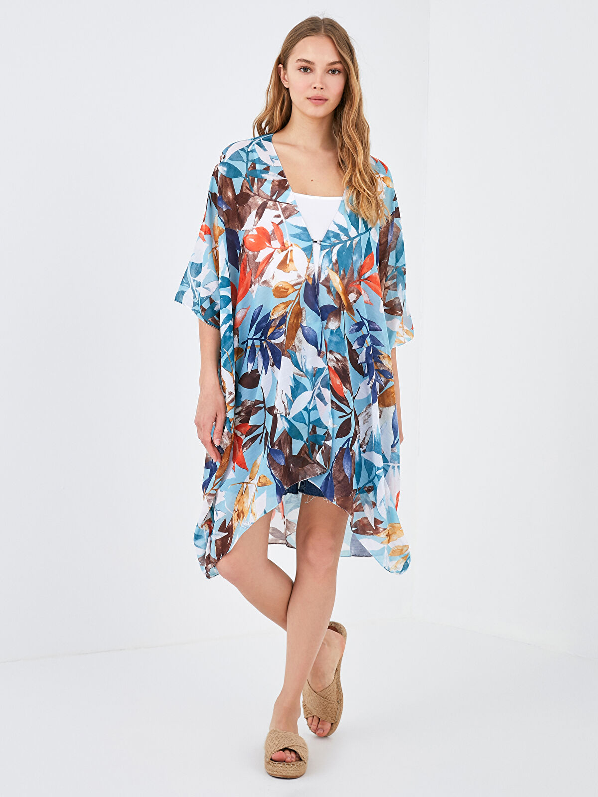LCW DREAM Kruvaze Yaka Desenli Kısa Kollu Vual Kumaş Kadın Kimono