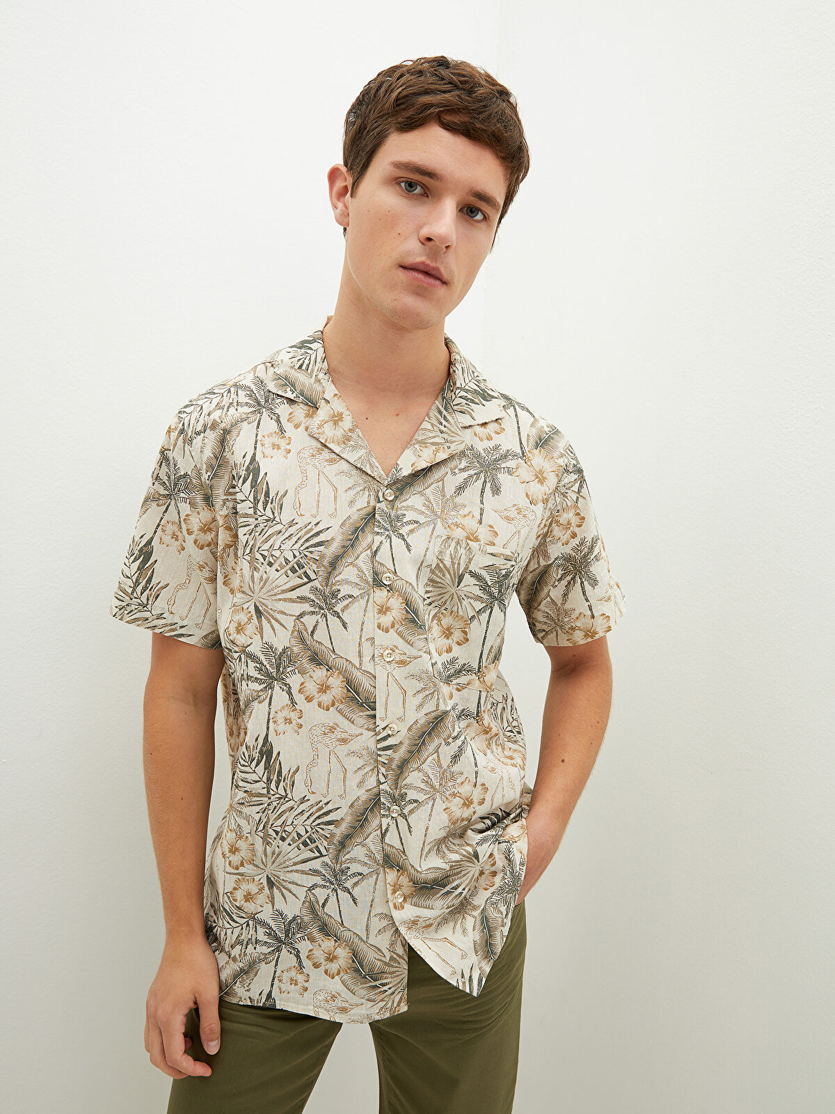 LCW CASUAL Resort Yaka Kısa Kollu Desenli Keten Erkek Gömlek
