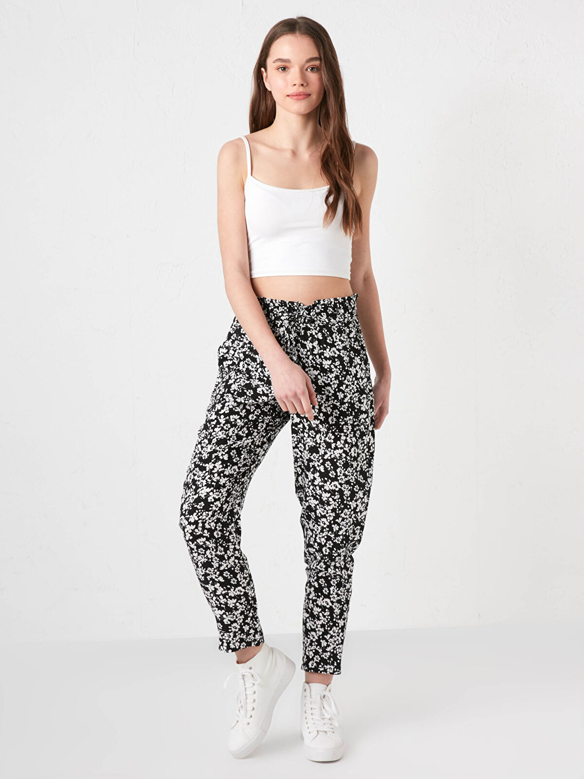 LCW CASUAL Beli Lastikli Çiçek Desenli Viskon Kadın Pantolon