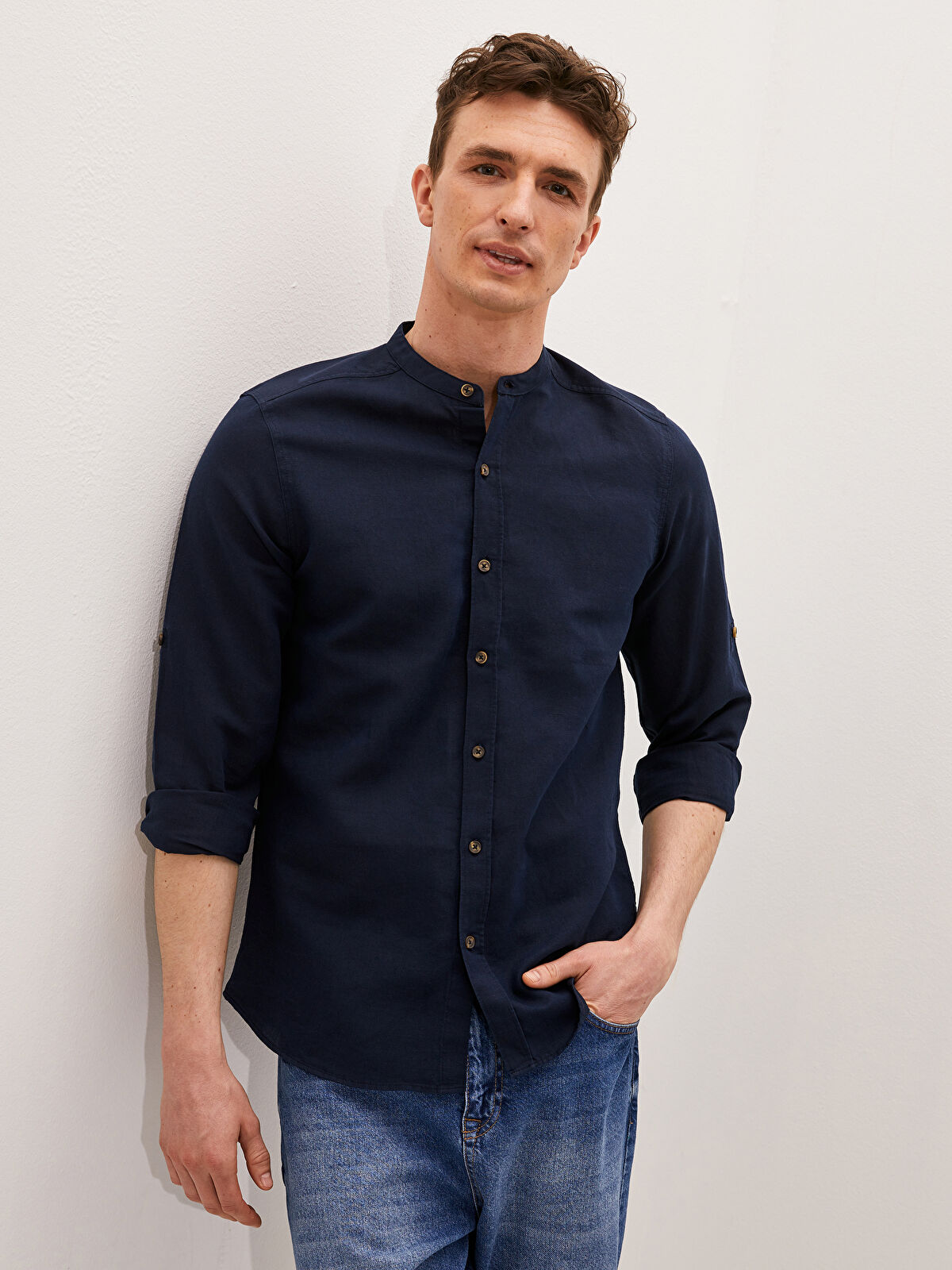 LCW CASUAL Slim Fit Hakim Yaka Uzun Kollu Gabardin Erkek Gömlek