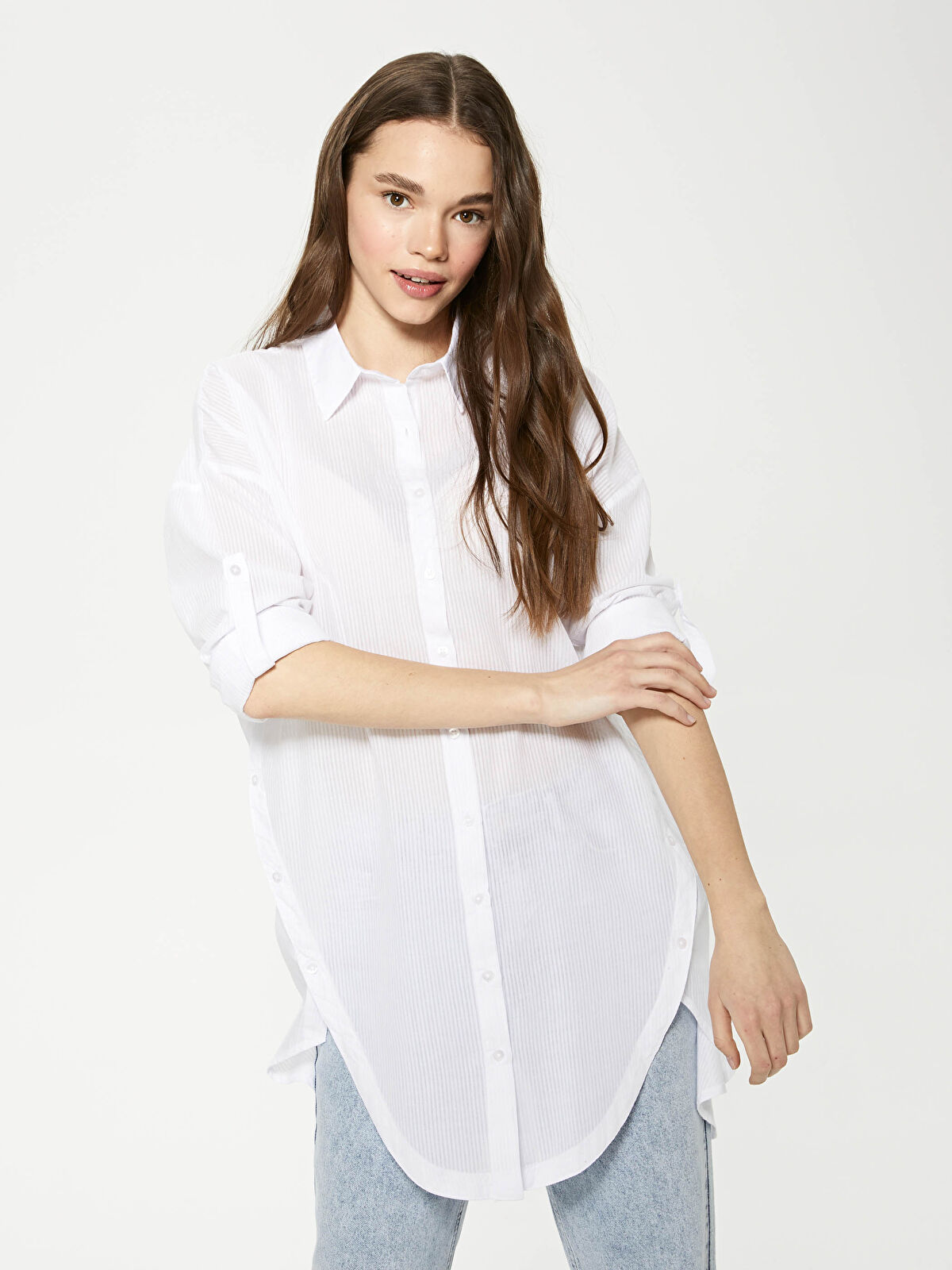 LCW CASUAL Gömlek Yaka Düğme Detaylı Uzun Kollu Vual Kumaş Kadın Tunik LCW CASUAL Gömlek Yaka Düğme Detaylı Uzun Kollu Vual Kumaş Kadın Tunik