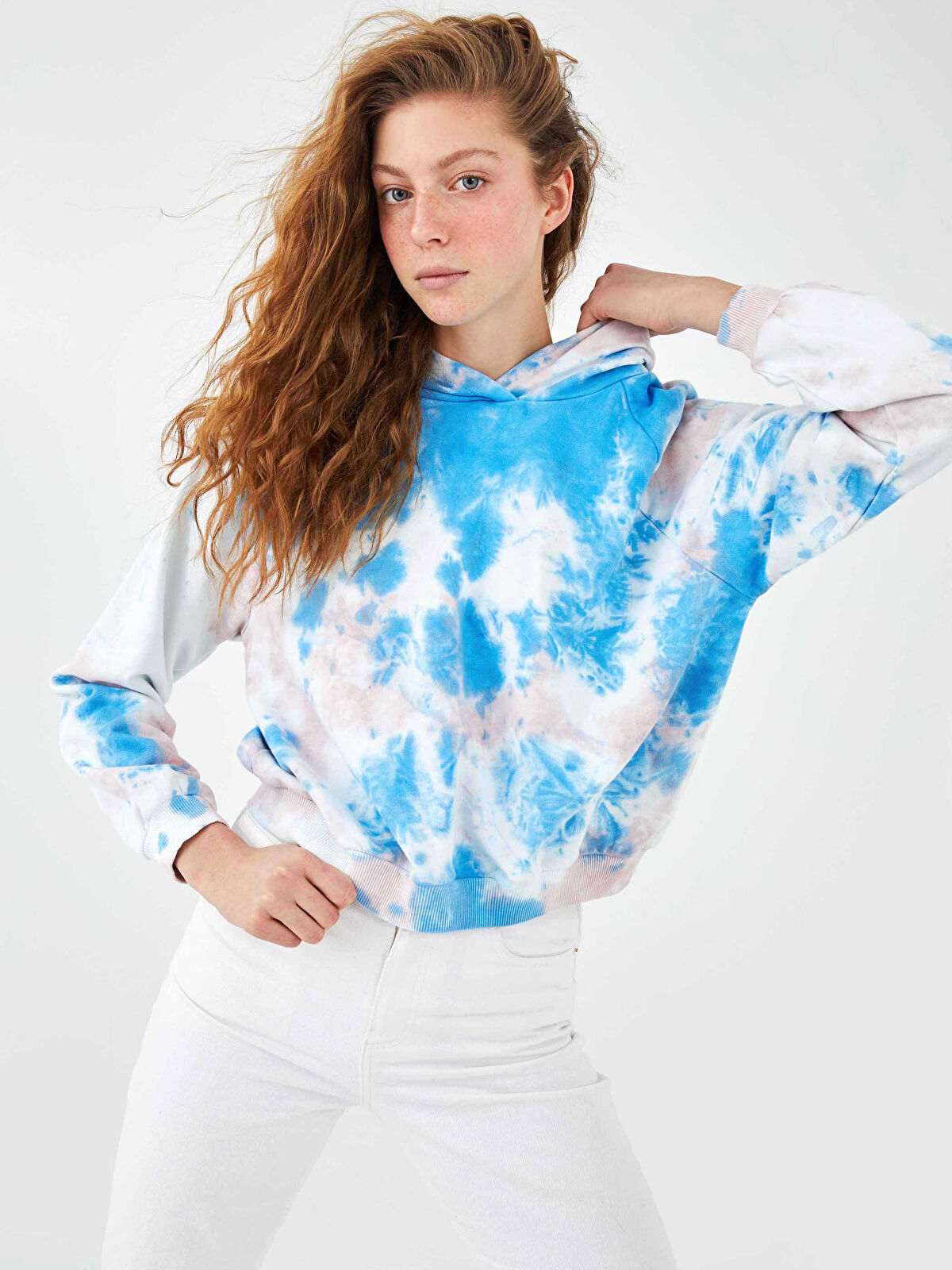 XSIDE Batik Desenli Kapüşonlu Sweatshirt XSIDE Batik Desenli Kapüşonlu Sweatshirt