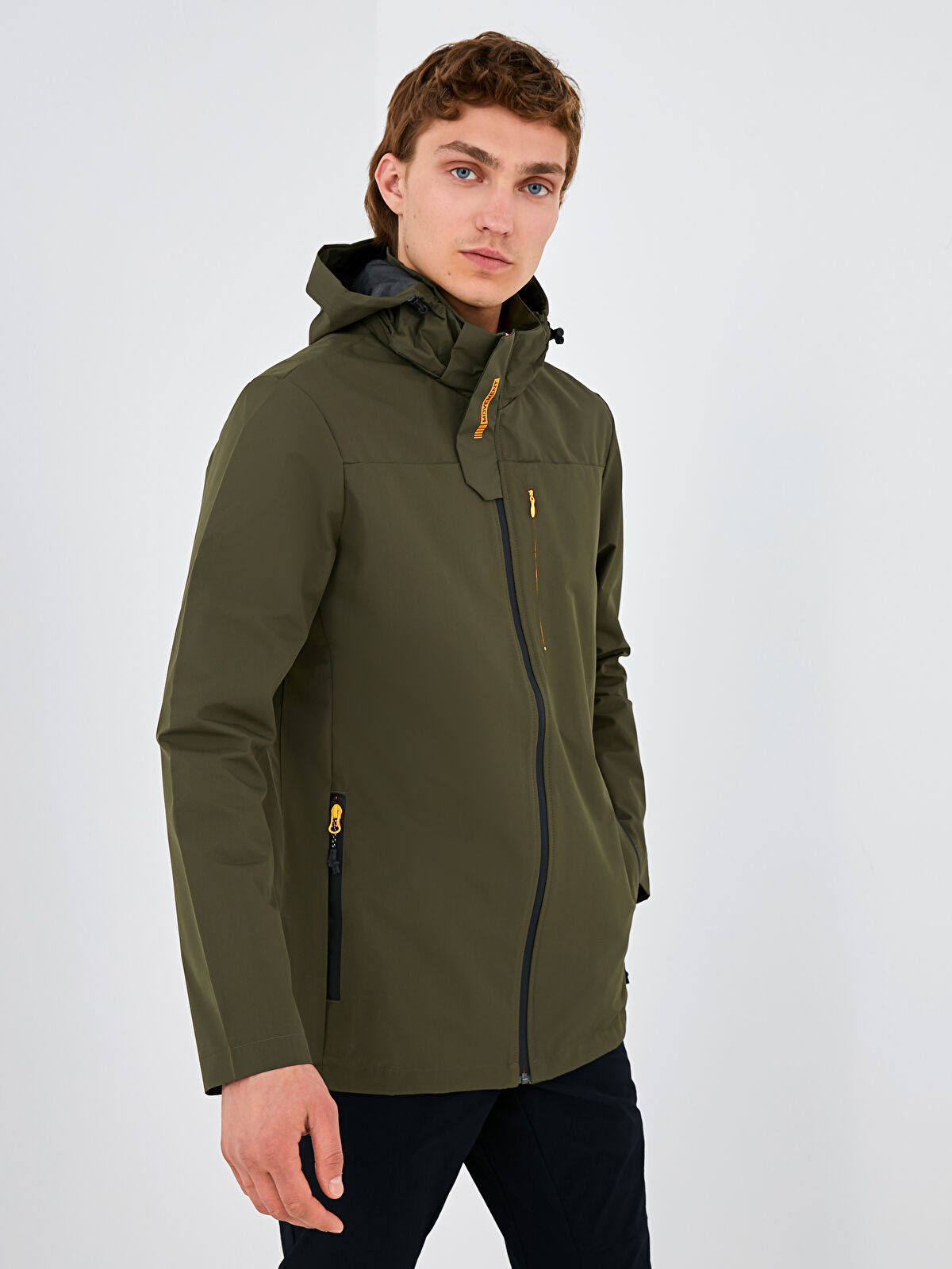 Outdoor Dik Yaka Kapüşonlu İnce Erkek Rüzgarlık Outdoor Dik Yaka Kapüşonlu İnce Erkek Rüzgarlık