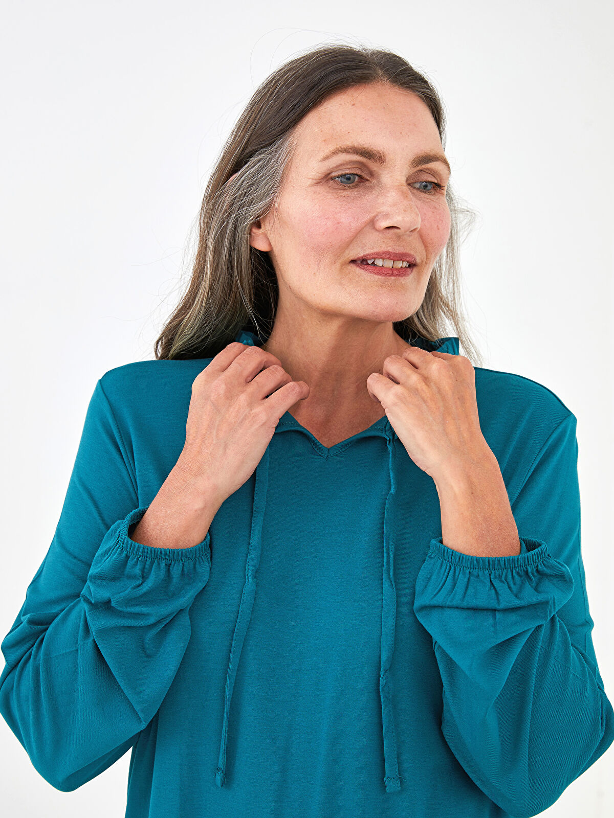 LCW GRACE Bağlamalı Yaka Fırfır Detaylı Uzun Kollu Dökümlü Kumaş Kadın Bluz