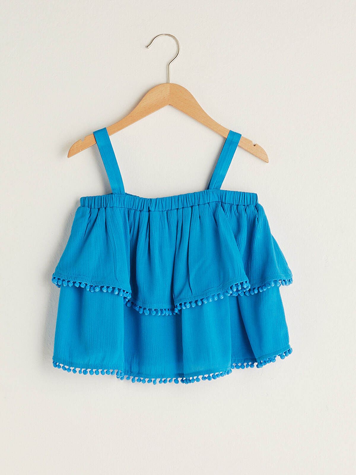 Kayık Yaka Volan Detaylı Askılı Viskon Kız Çocuk Bluz Kayık Yaka Volan Detaylı Askılı Viskon Kız Çocuk Bluz