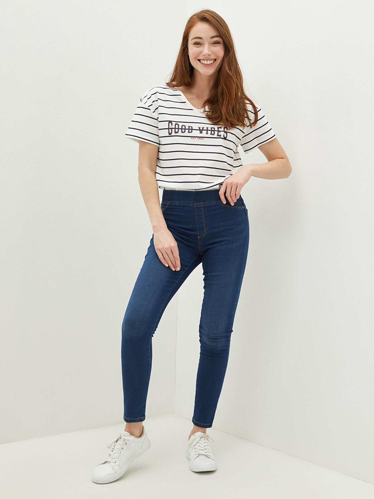 LCW BASIC Yüksek Bel Slim Fit Cep Detaylı Kadın Rodeo Jean Pantolon LCW BASIC Yüksek Bel Slim Fit Cep Detaylı Kadın Rodeo Jean Pantolon
