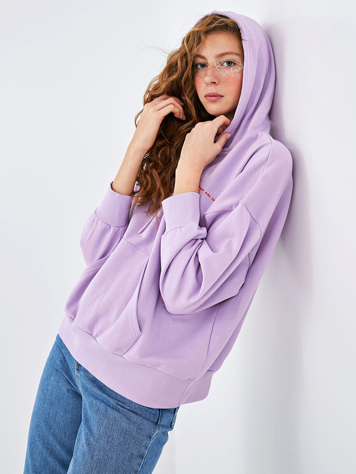 XSIDE Kapüşon Yaka Slogan Nakışlı Uzun Kollu Kadın Sweatshirt XSIDE Kapüşon Yaka Slogan Nakışlı Uzun Kollu Kadın Sweatshirt
