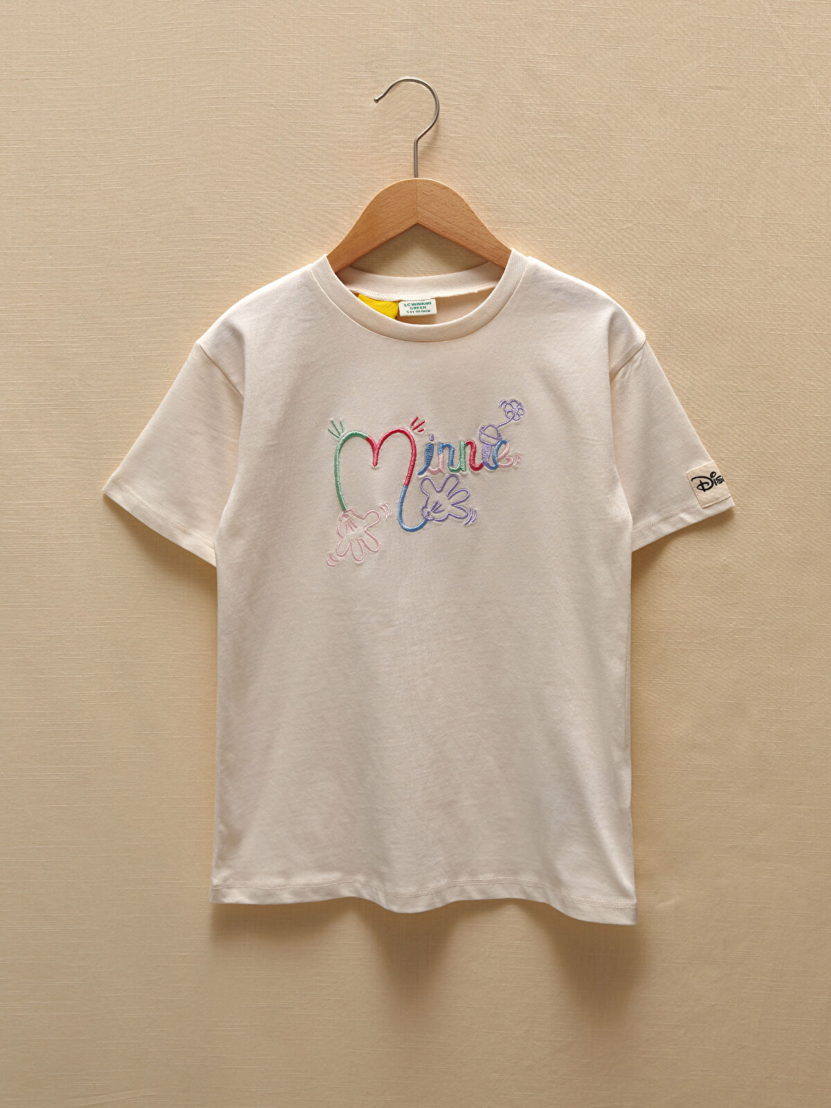 LCW GREEN Bisiklet Yaka Minnie Mouse Nakışlı Kısa Kollu Organik Pamuklu Kız Çocuk Tişört