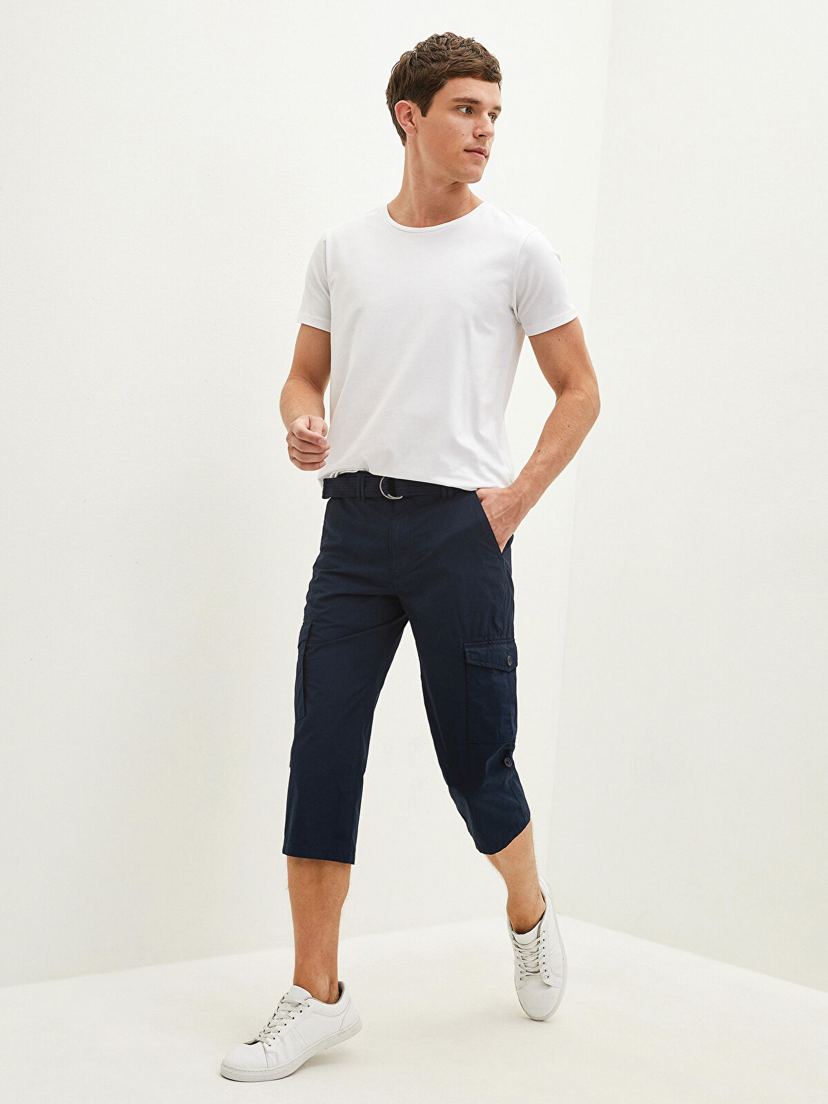 LCW CASUAL Standart Kalıp Kemerli Poplin Erkek Şort LCW CASUAL Standart Kalıp Kemerli Poplin Erkek Şort