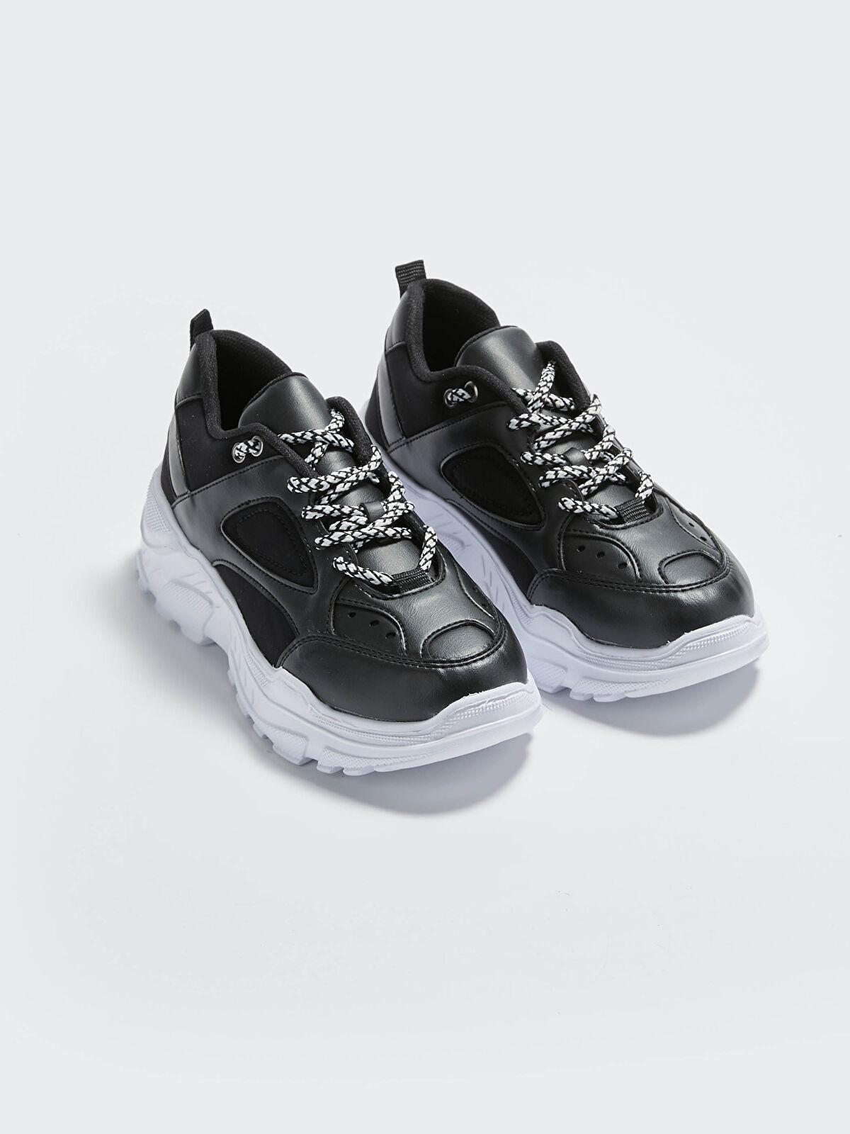 Kadın Bağcıklı Kalın Taban Spor Ayakkabı