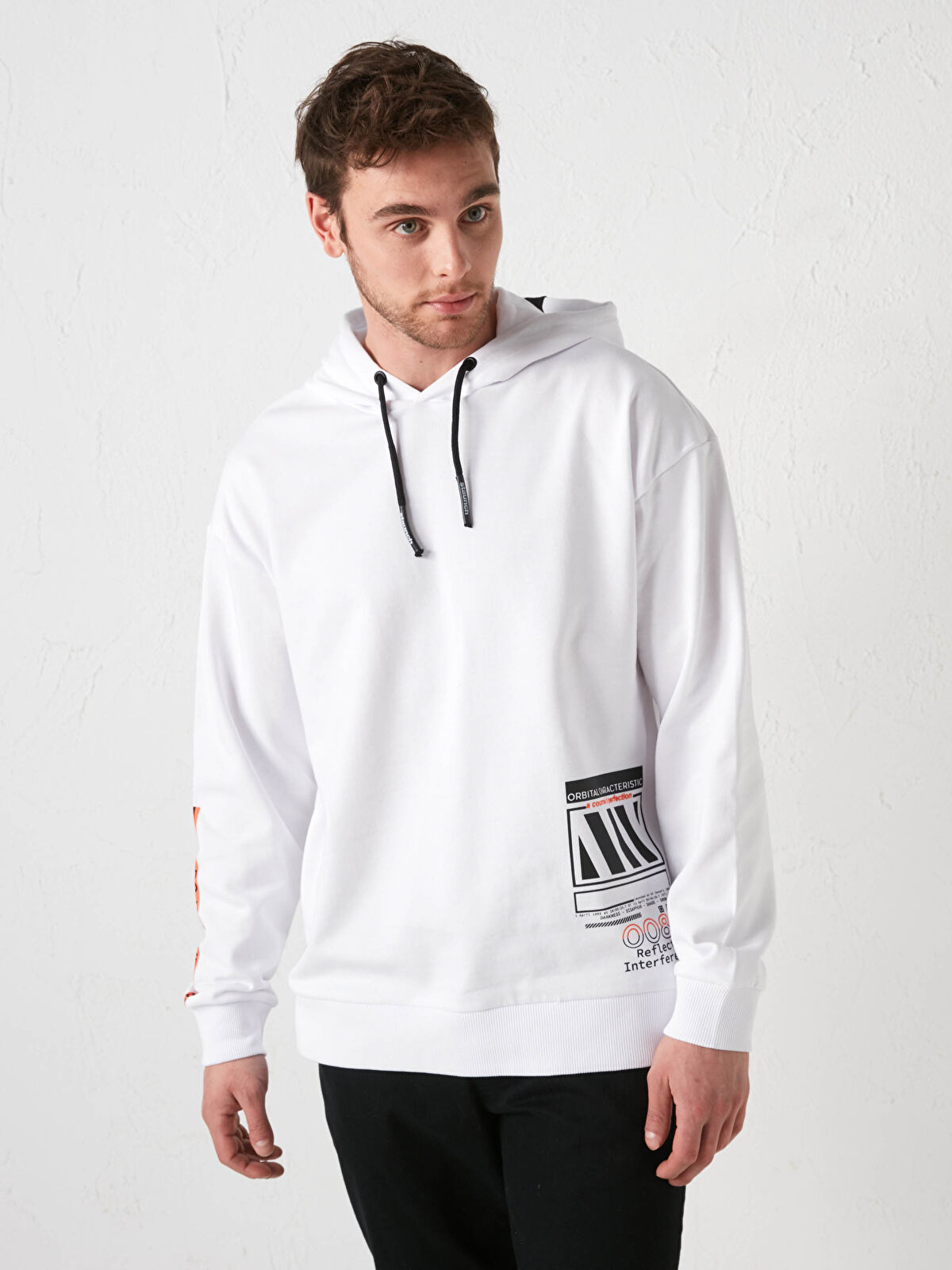 LCW CASUAL Kapüşonlu Uzun Kollu Baskılı Kalın Erkek Sweatshirt