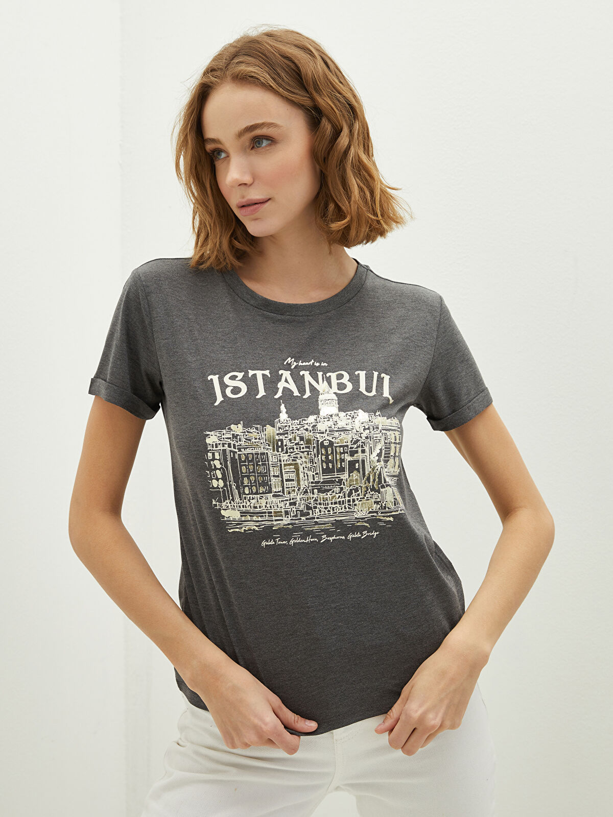 LCW CASUAL Bisiklet Yaka İstanbul Baskılı Kısa Kollu Kadın Tişört