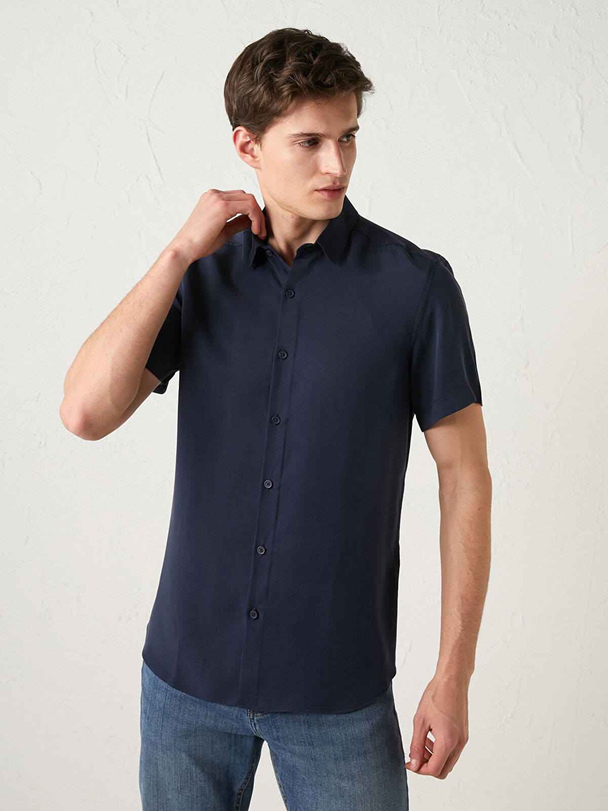 LCW CASUAL Slim Fit Kısa Kollu Poplin Erkek Gömlek