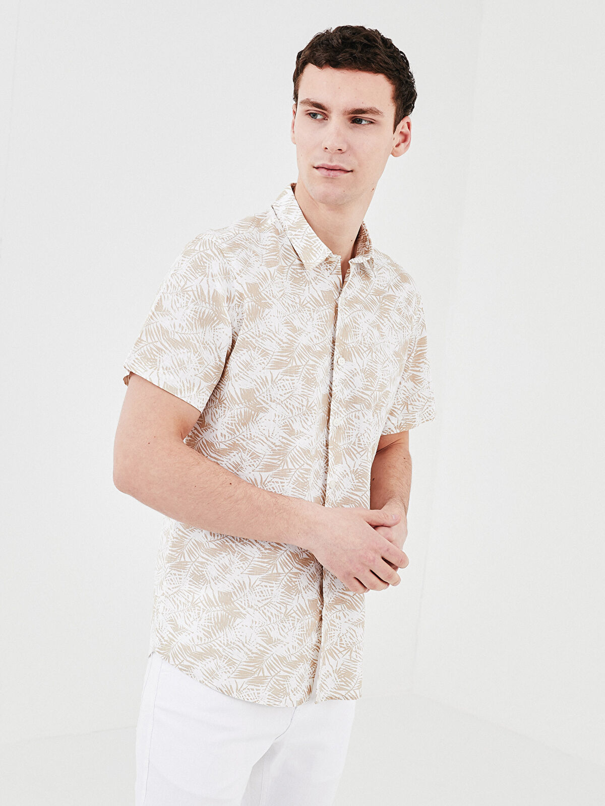 LCW CASUAL Slim Fit Kısa Kollu Desenli Poplin Erkek Gömlek