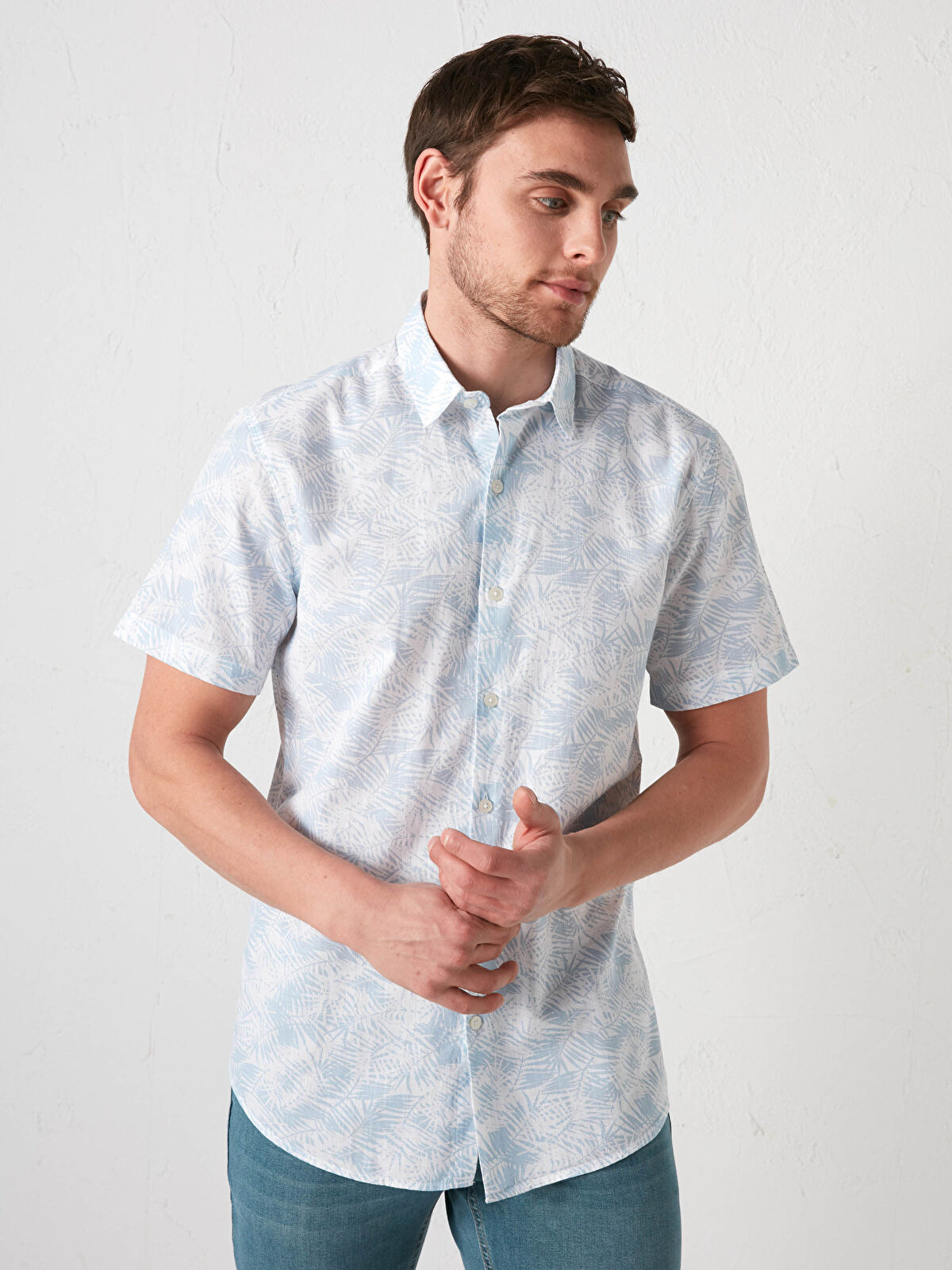 LCW CASUAL Slim Fit Kısa Kollu Desenli Poplin Erkek Gömlek