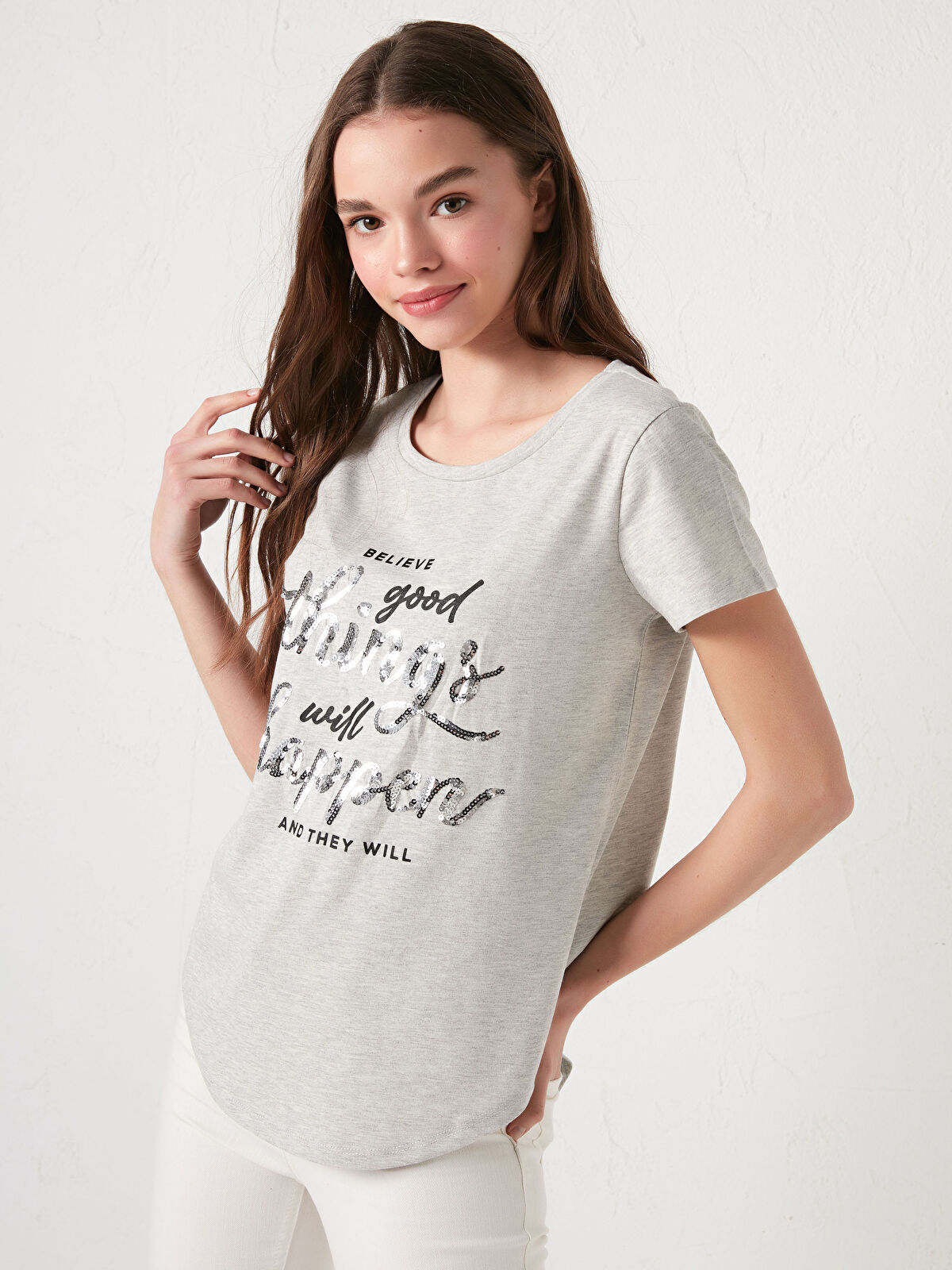 LCW CASUAL Bisiklet Yaka Pul Payet Baskılı Kısa Kollu Kadın Tişört