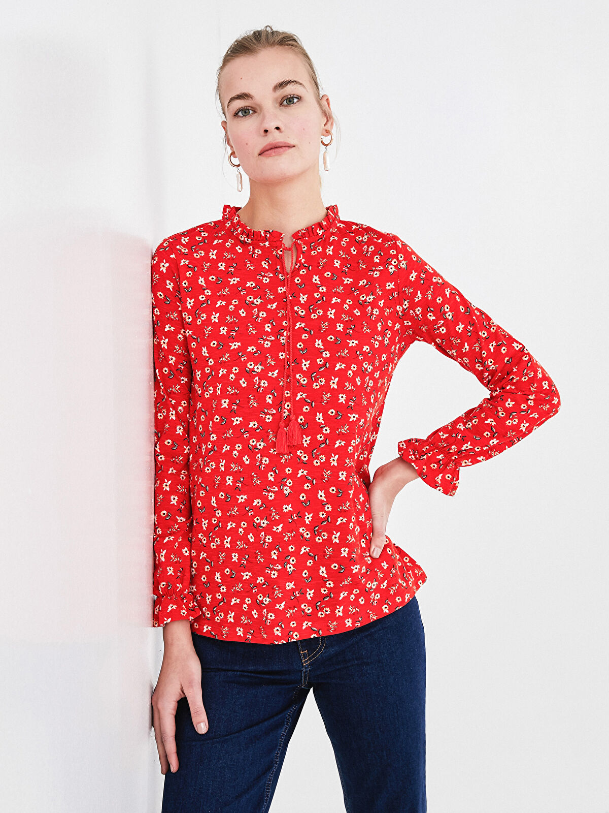 LCW GRACE Bağlamalı Yaka Çiçek Baskılı Uzun Kollu Pamuklu Kadın Bluz LCW GRACE Bağlamalı Yaka Çiçek Baskılı Uzun Kollu Pamuklu Kadın Bluz