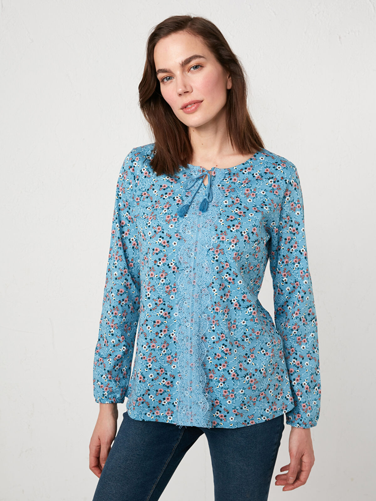LCW GRACE Bağlamalı Yaka Baskılı Nakış Desenli Uzun Kollu Kadın Bluz