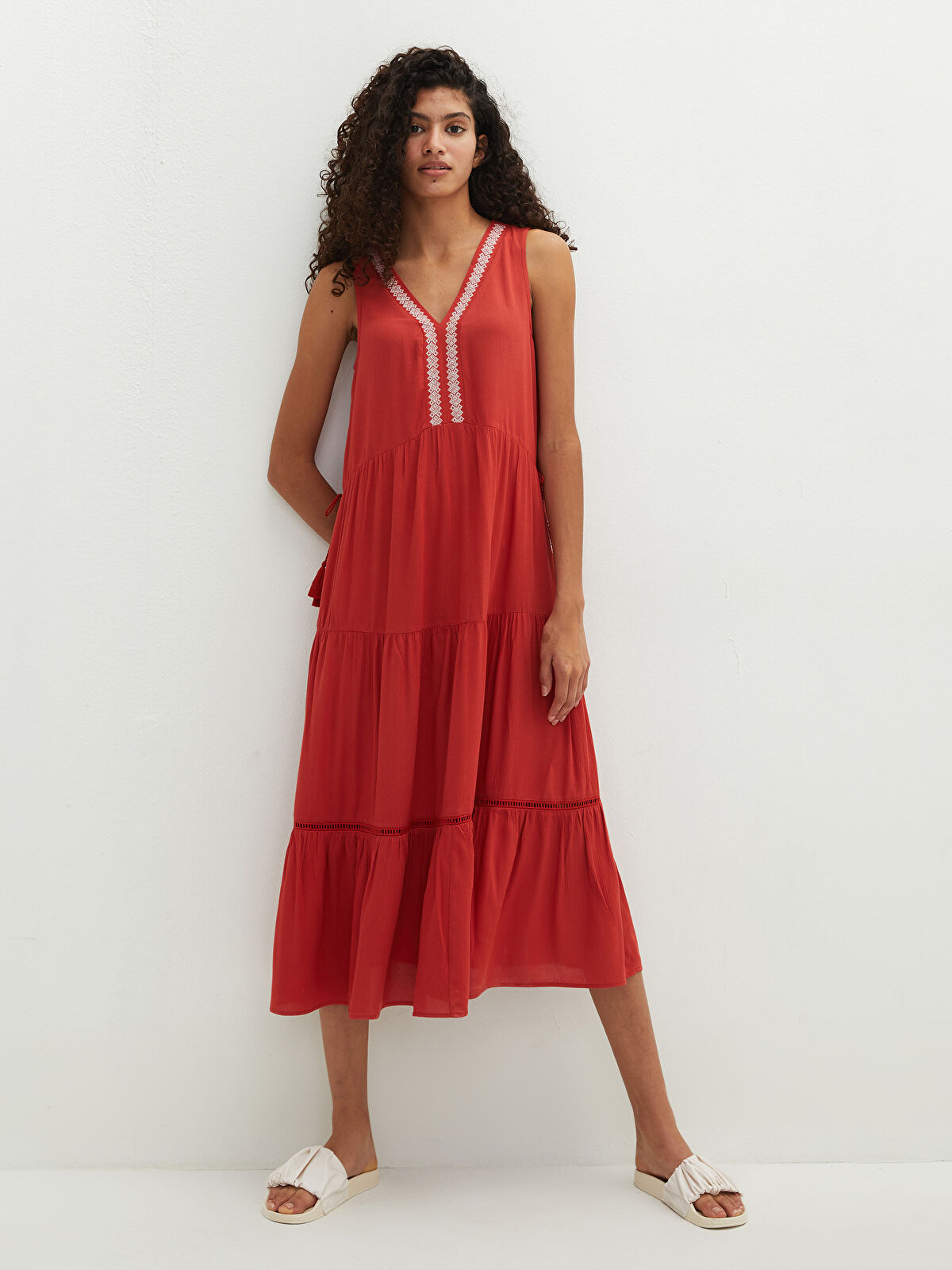 LCW CASUAL V Yaka Desenli Kolsuz Krinkle Kumaş Kadın Elbise