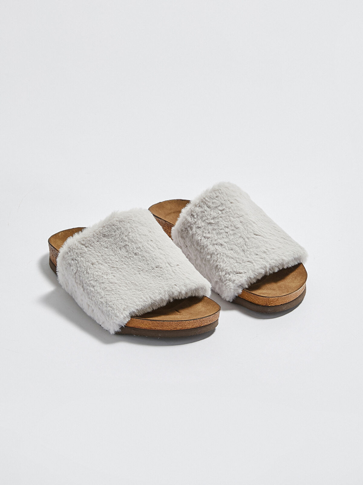 Tüylü Kadın Ev Terliği