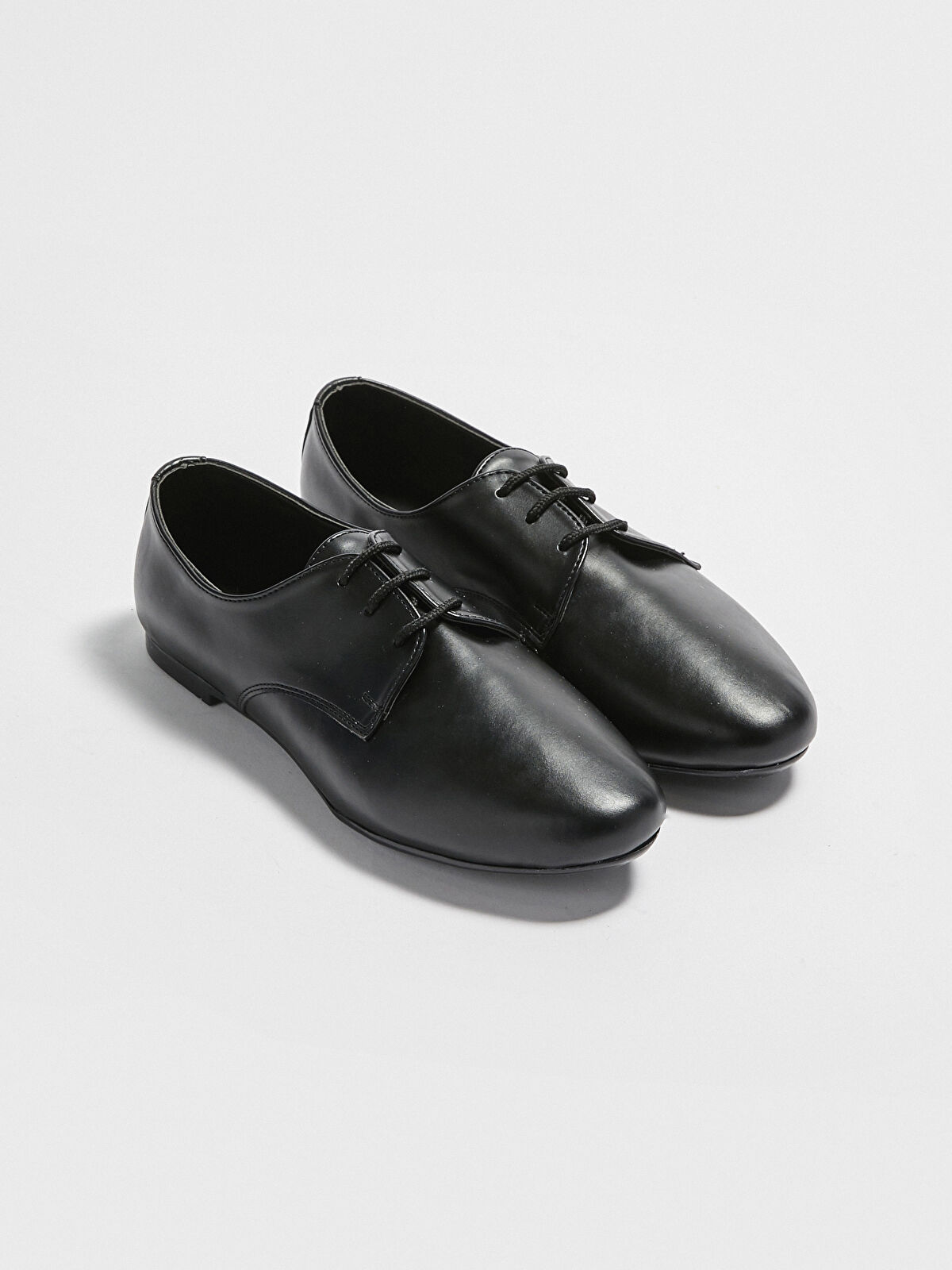 Kadın Bağcıklı Klasik Ayakkabı