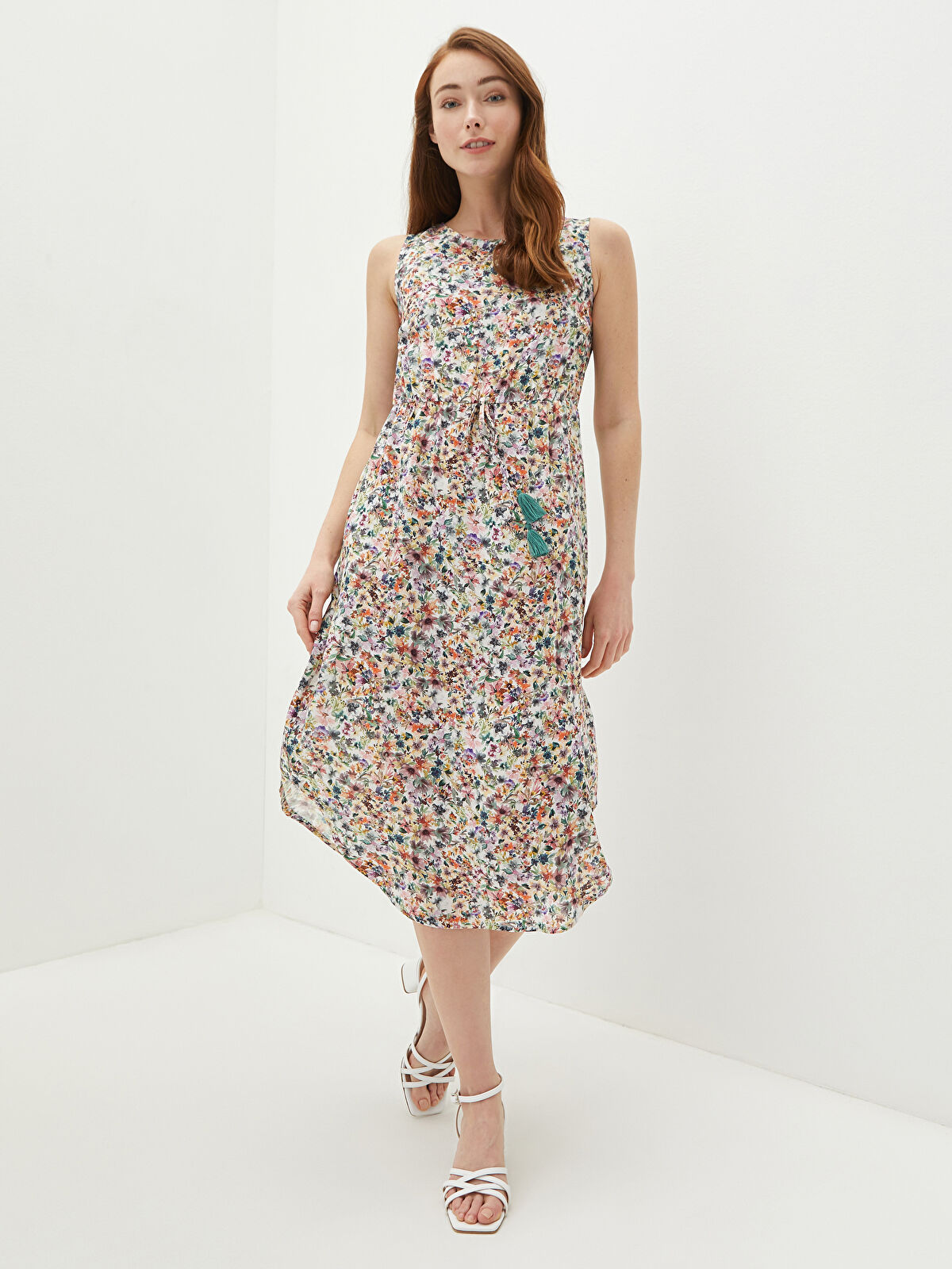 LCW CLASSIC Bisiklet Yaka Desenli Beli Büzgü Detaylı Viskon Kadın Elbise