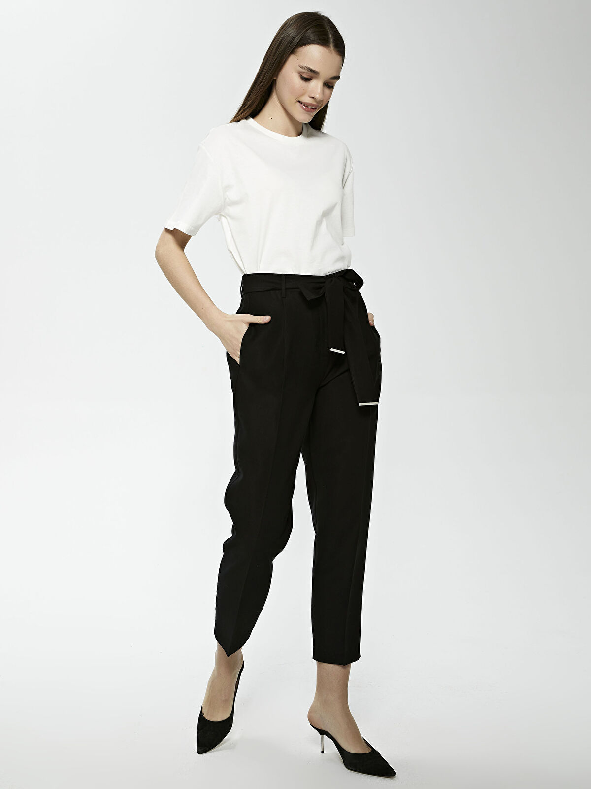 LCW VISION Yüksek Bel Slim Fit Kemer Detaylı Tencel Kumaş Kadın Pantolon LCW VISION Yüksek Bel Slim Fit Kemer Detaylı Tencel Kumaş Kadın Pantolon