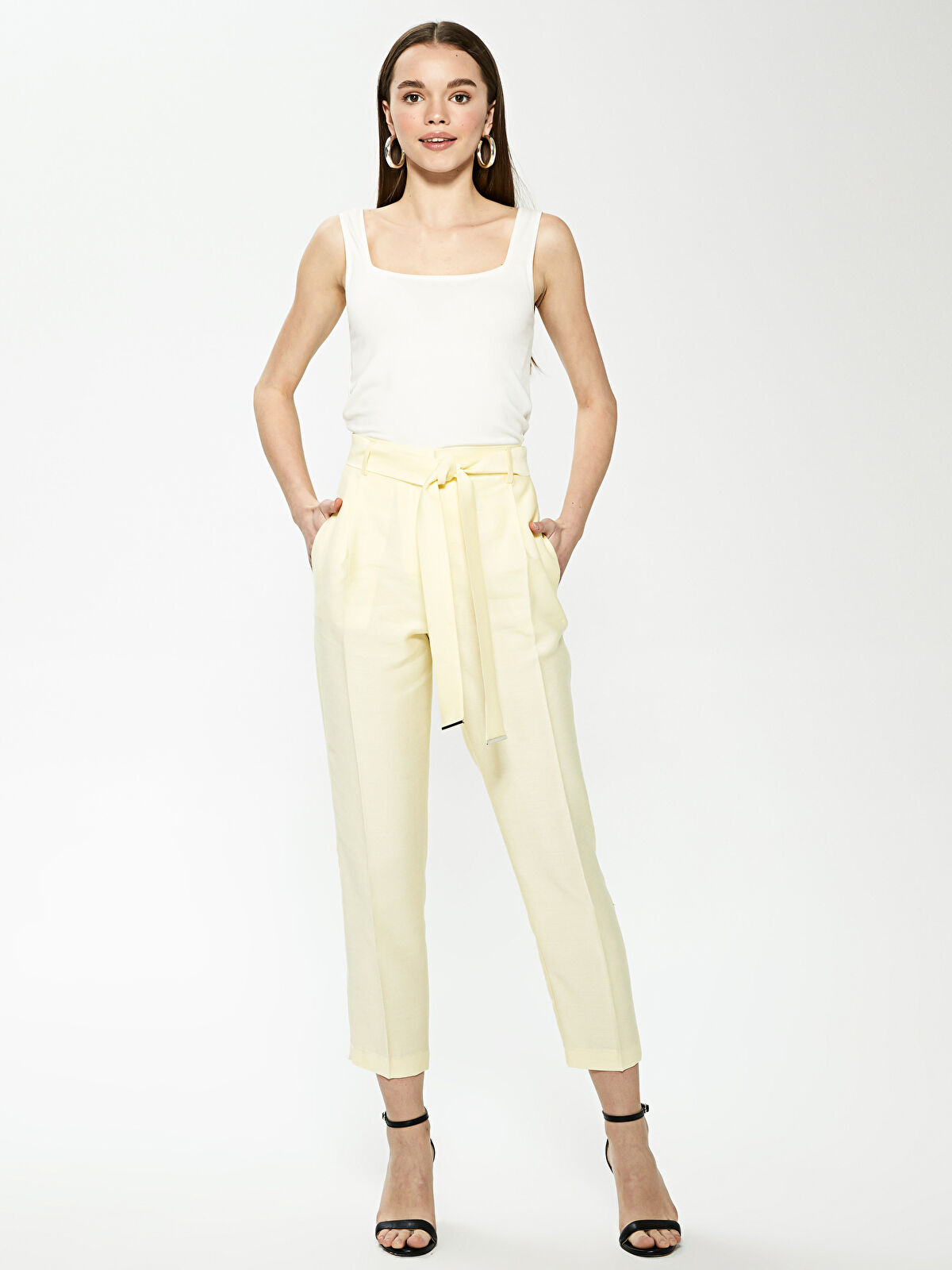 LCW VISION Yüksek Bel Kemer Detaylı Slim Fit Tencel Kumaş Kadın Pantolon LCW VISION Yüksek Bel Kemer Detaylı Slim Fit Tencel Kumaş Kadın Pantolon