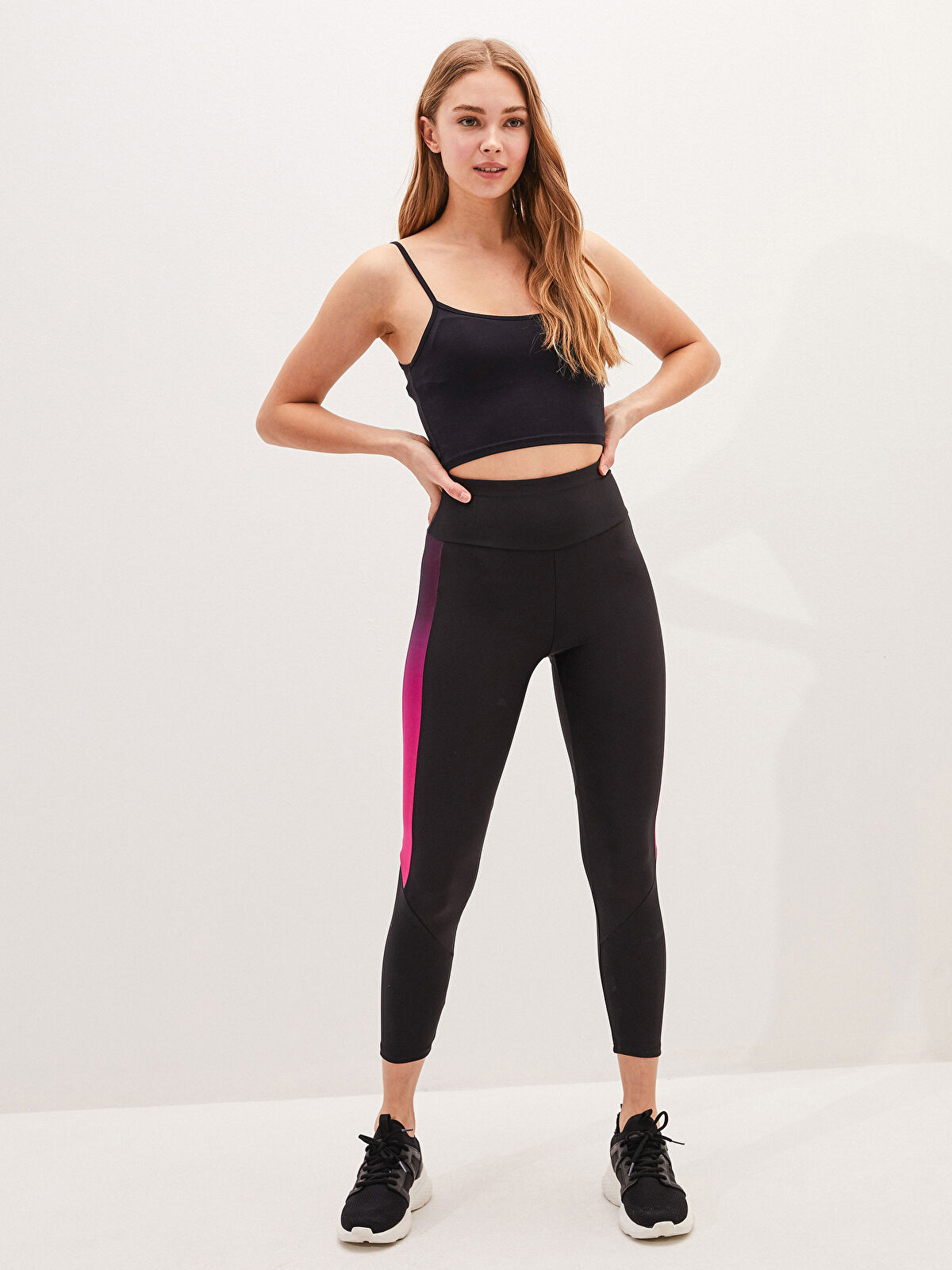 LCW ACTIVE Beli Lastikli Şerit Detaylı Kadın Spor Tayt LCW ACTIVE Beli Lastikli Şerit Detaylı Kadın Spor Tayt