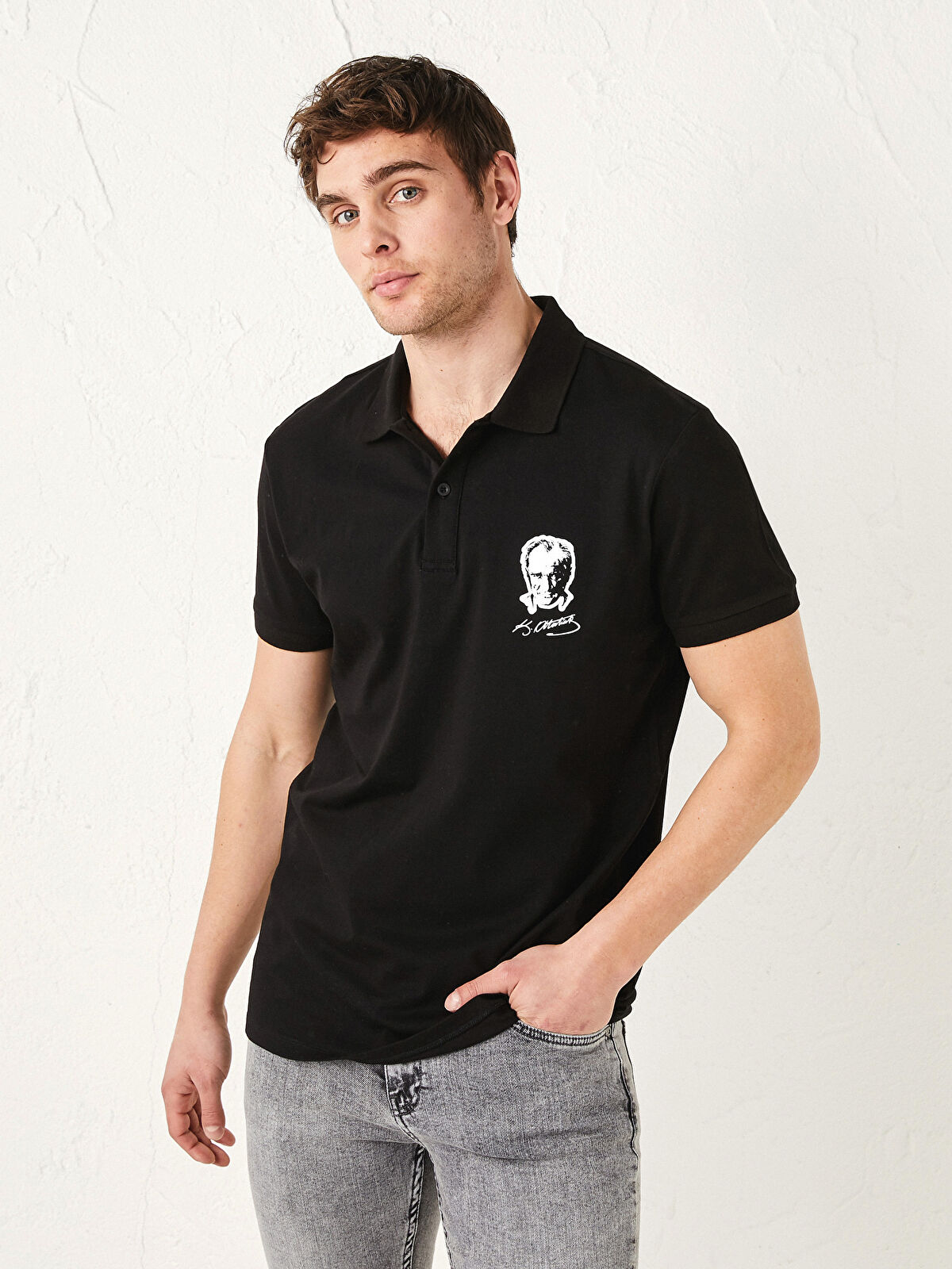 LCW CASUAL Polo Yaka Kısa Kollu Atatürk Baskılı Penye Erkek Tişört