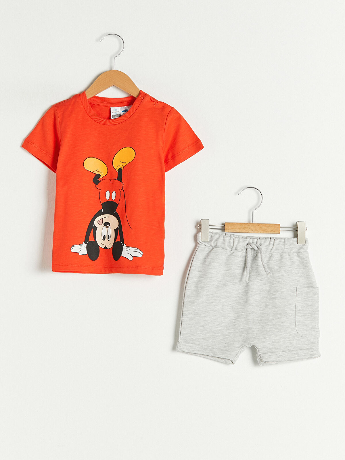 Bisiklet Yaka Kısa Kollu Mickey Mouse Baskılı Erkek Bebek Tişört ve Şort 2'li Takım