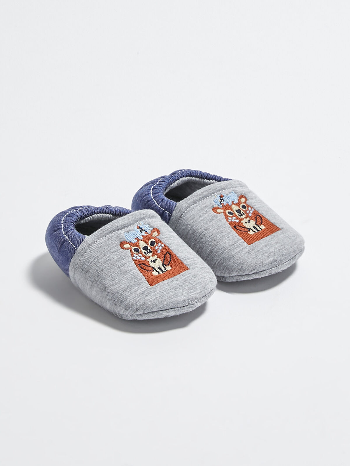 Erkek Bebek Nakışlı Yürüme Öncesi Ev Ayakkabısı