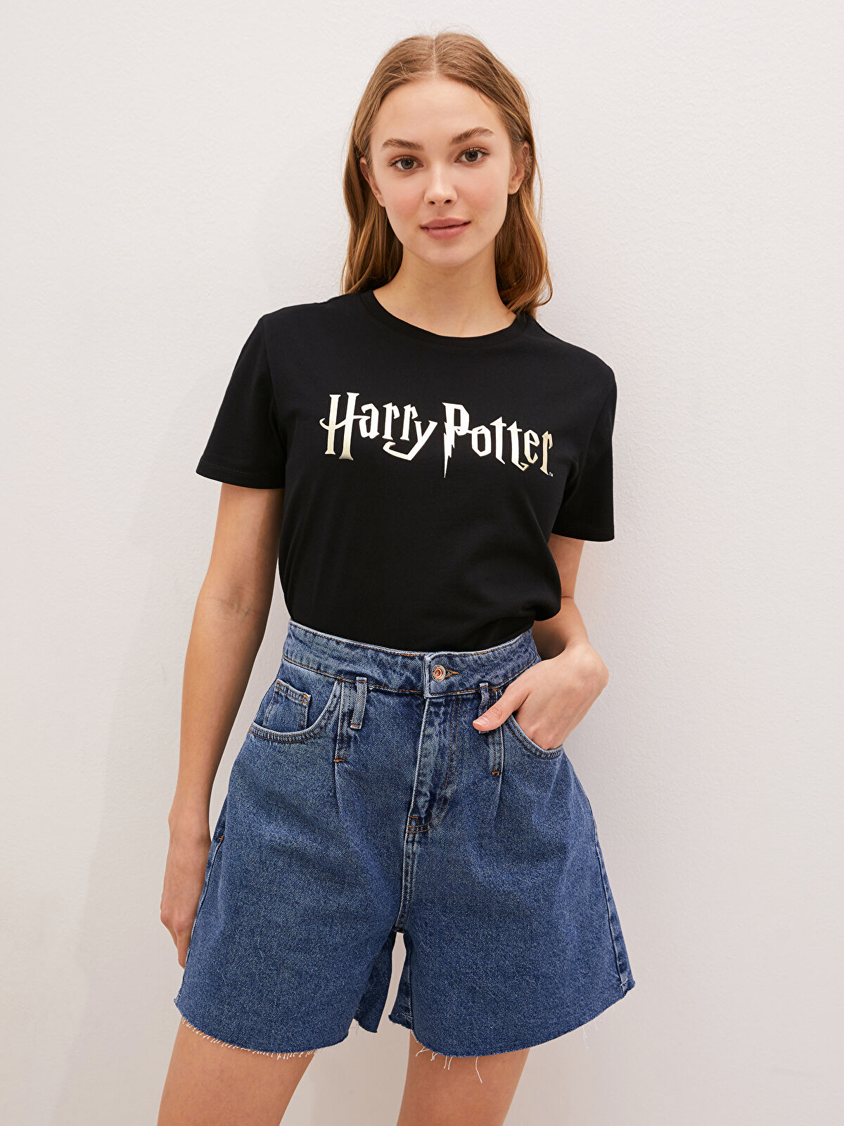 LCW CASUAL Bisiklet Yaka Harry Potter Baskılı Kısa Kollu Pamuklu Kadın Tişört
