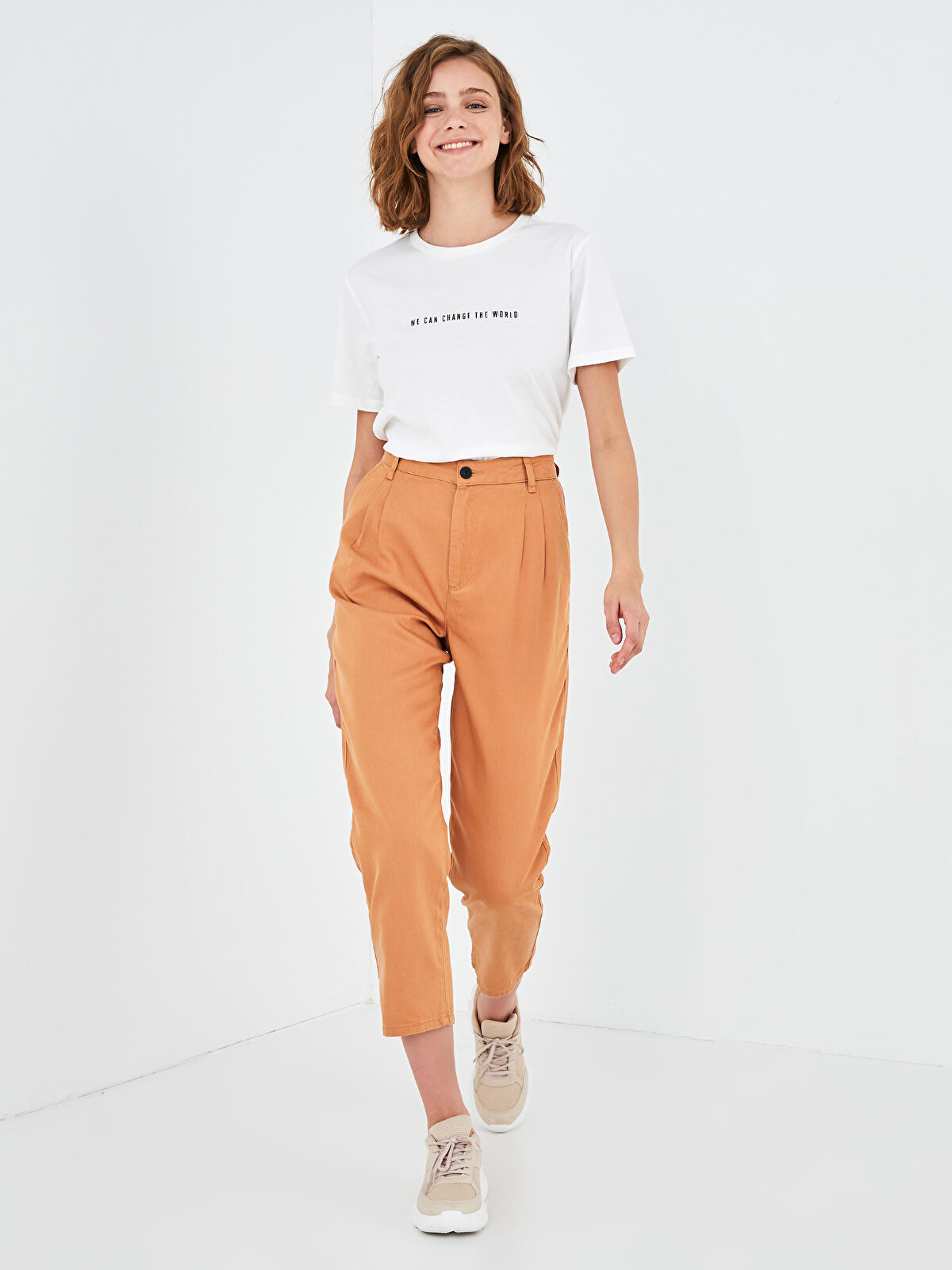 LCW GREEN Bol Fit Cep Detaylı Havuç Kesim Gabardin Kadın Pantolon LCW GREEN Bol Fit Cep Detaylı Havuç Kesim Gabardin Kadın Pantolon