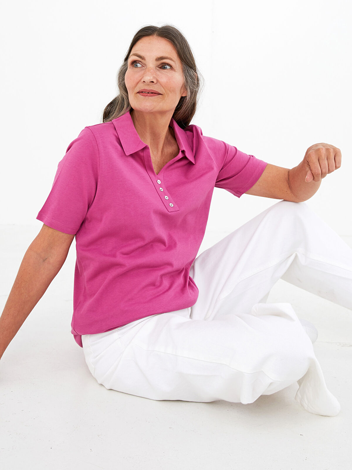 LCW GRACE Polo Yaka Düğme Detaylı Kısa Kollu Kadın Tişört LCW GRACE Polo Yaka Düğme Detaylı Kısa Kollu Kadın Tişört