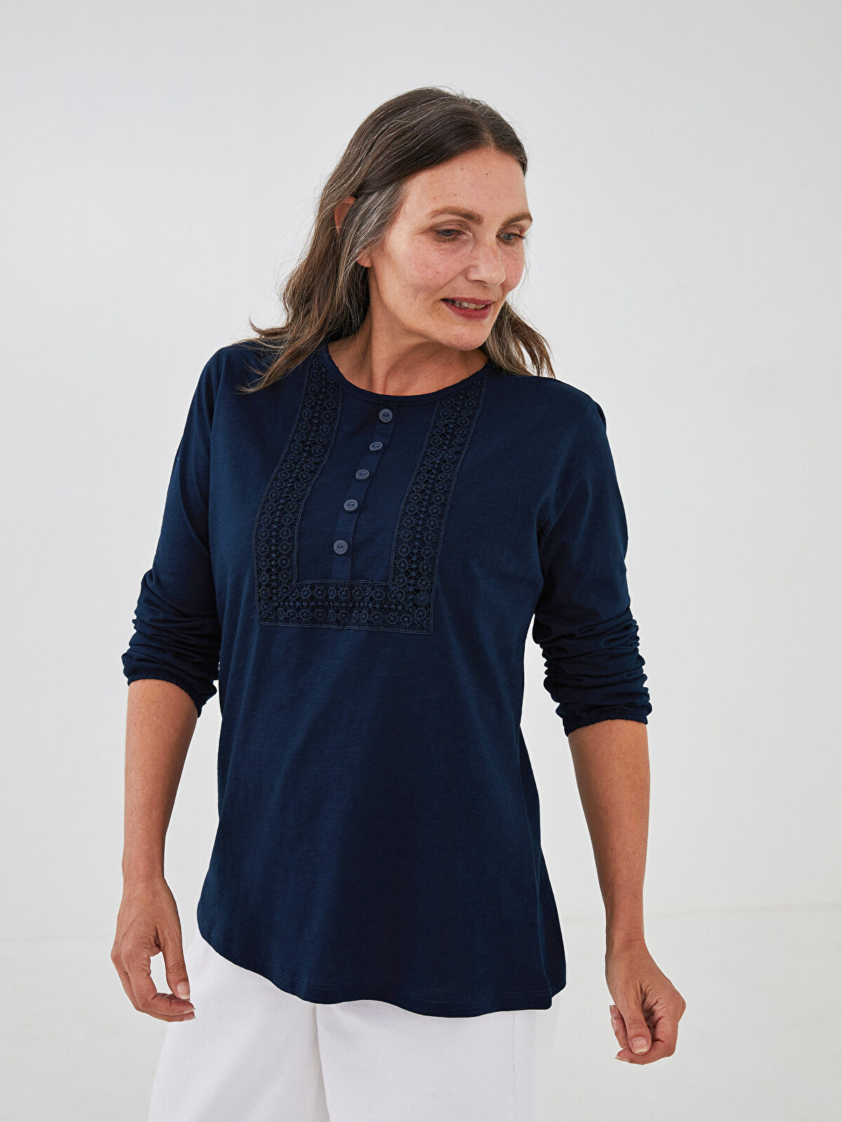 LCW GRACE Bisiklet Yaka Dantel Detaylı Uzun Kollu Kadın Bluz LCW GRACE Bisiklet Yaka Dantel Detaylı Uzun Kollu Kadın Bluz