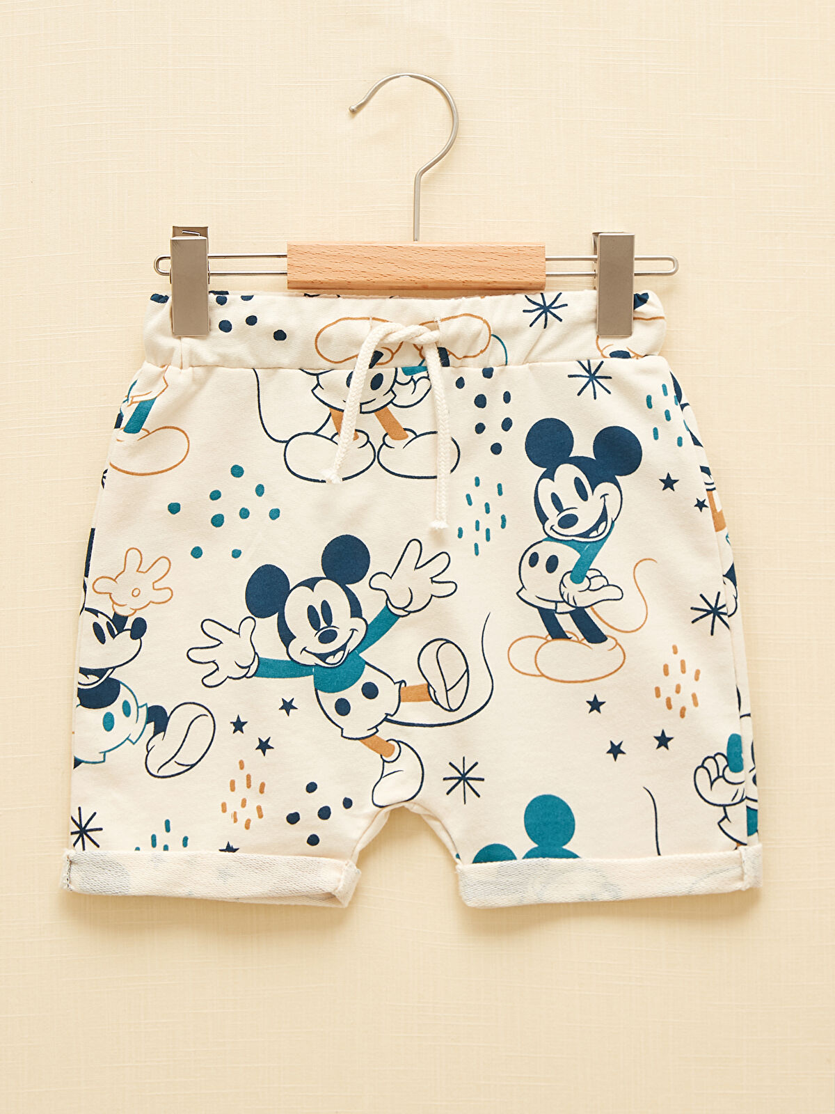 LCW GREEN Beli Lastikli Mickey Mouse Baskılı Organik Pamuklu Erkek Bebek Şort