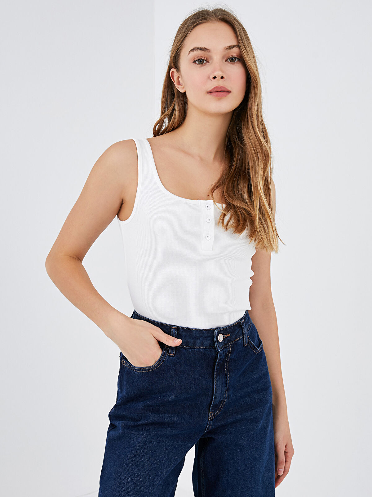 LCW CASUAL U Yaka Askılı Düğme Detaylı Kadın Atlet