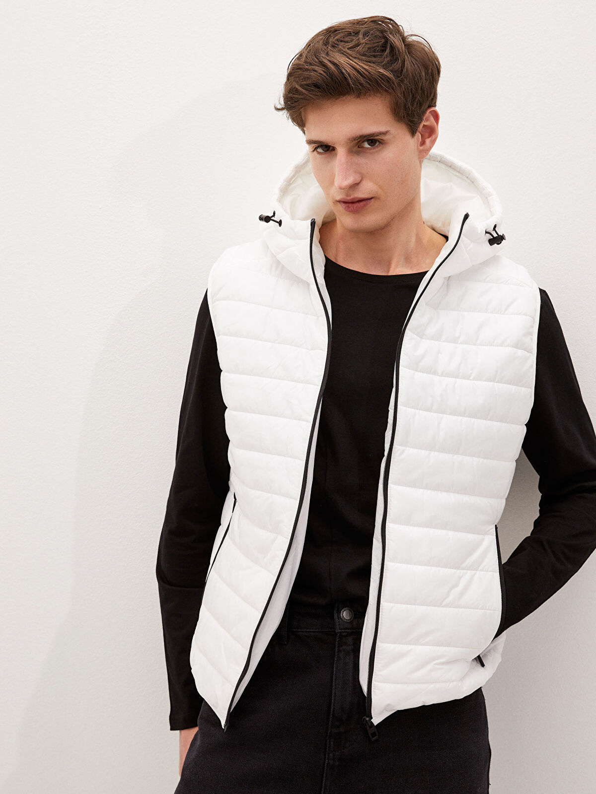 Slim Fit Kapüşonlu Dik Yaka Erkek Şişme Yelek