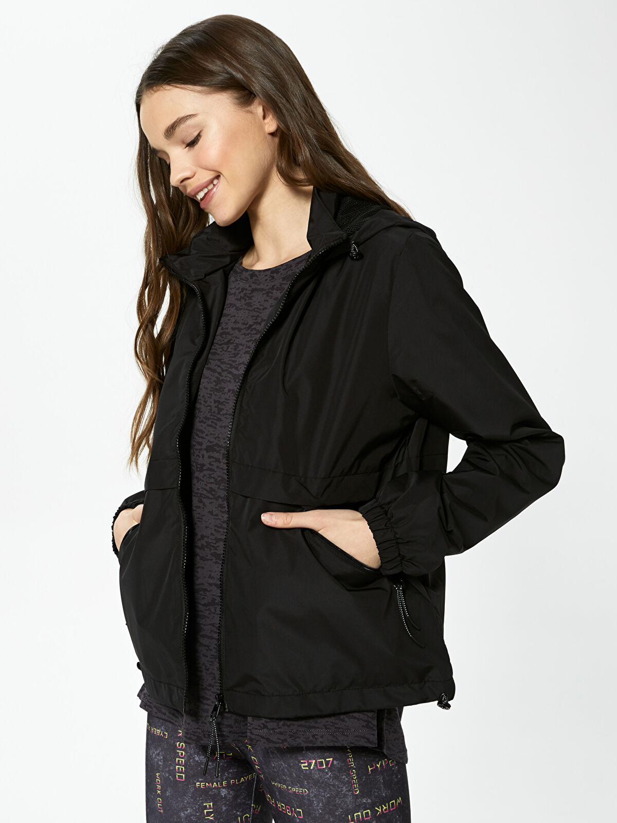 Kapüşon Yaka Düz Cep Detaylı Uzun Kollu Kadın Yağmurluk