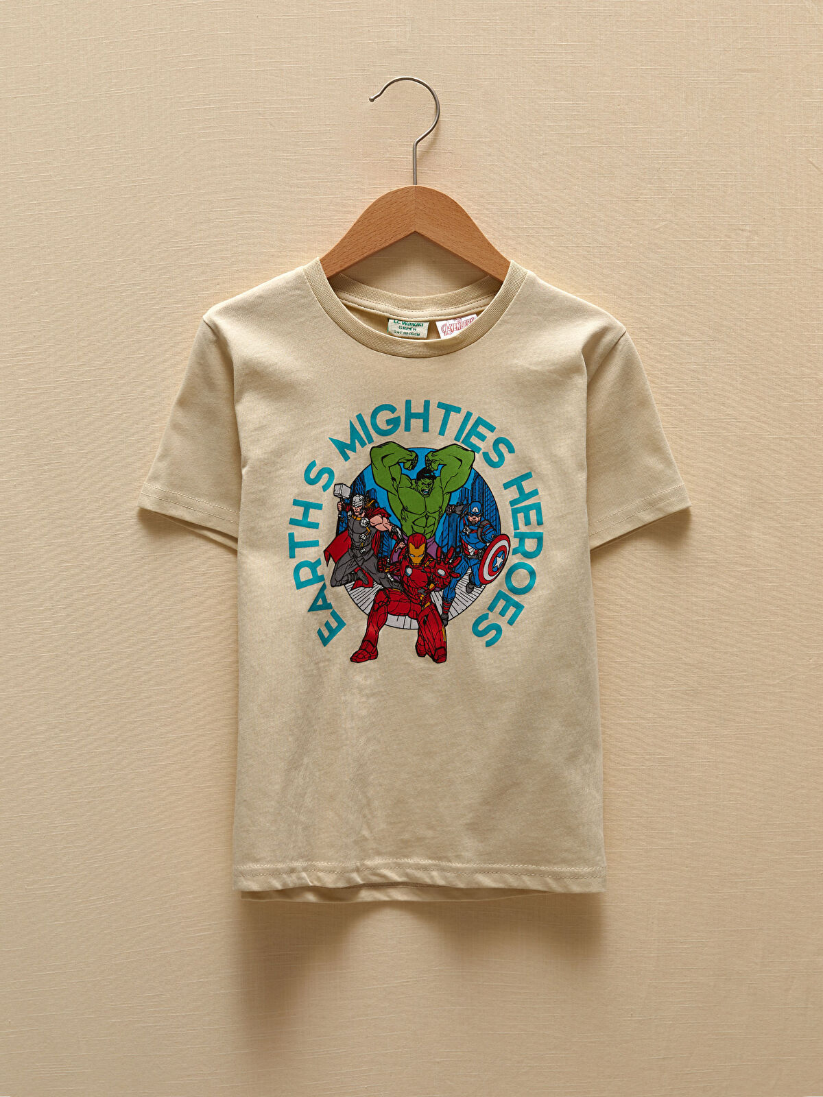 LCW GREEN Bisiklet Yaka Avengers Baskılı Kısa Kollu Organik Pamuklu Erkek Çocuk Tişört
