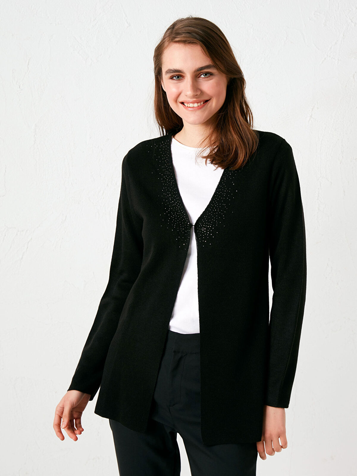 LCW GRACE V Yaka Parlak Taş Baskılı Uzun Kollu Kadın Triko Hırka