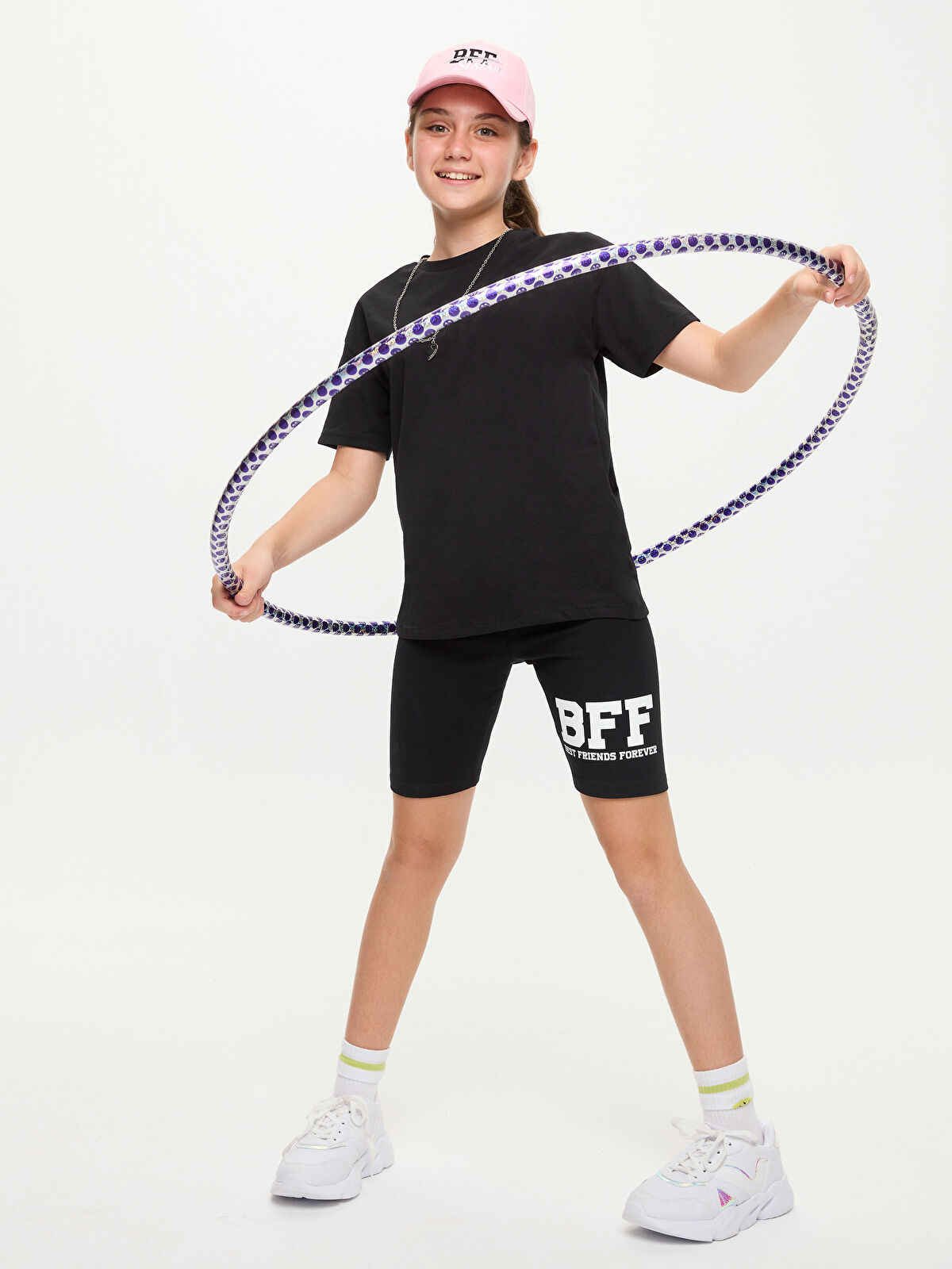 Bisiklet Yaka Baskılı Kısa Kollu Kız Çocuk 2'li Tişört ve Kolye